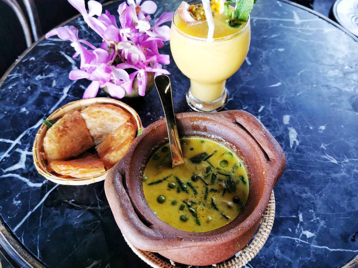 รูป Rongros ถนนมหาราช