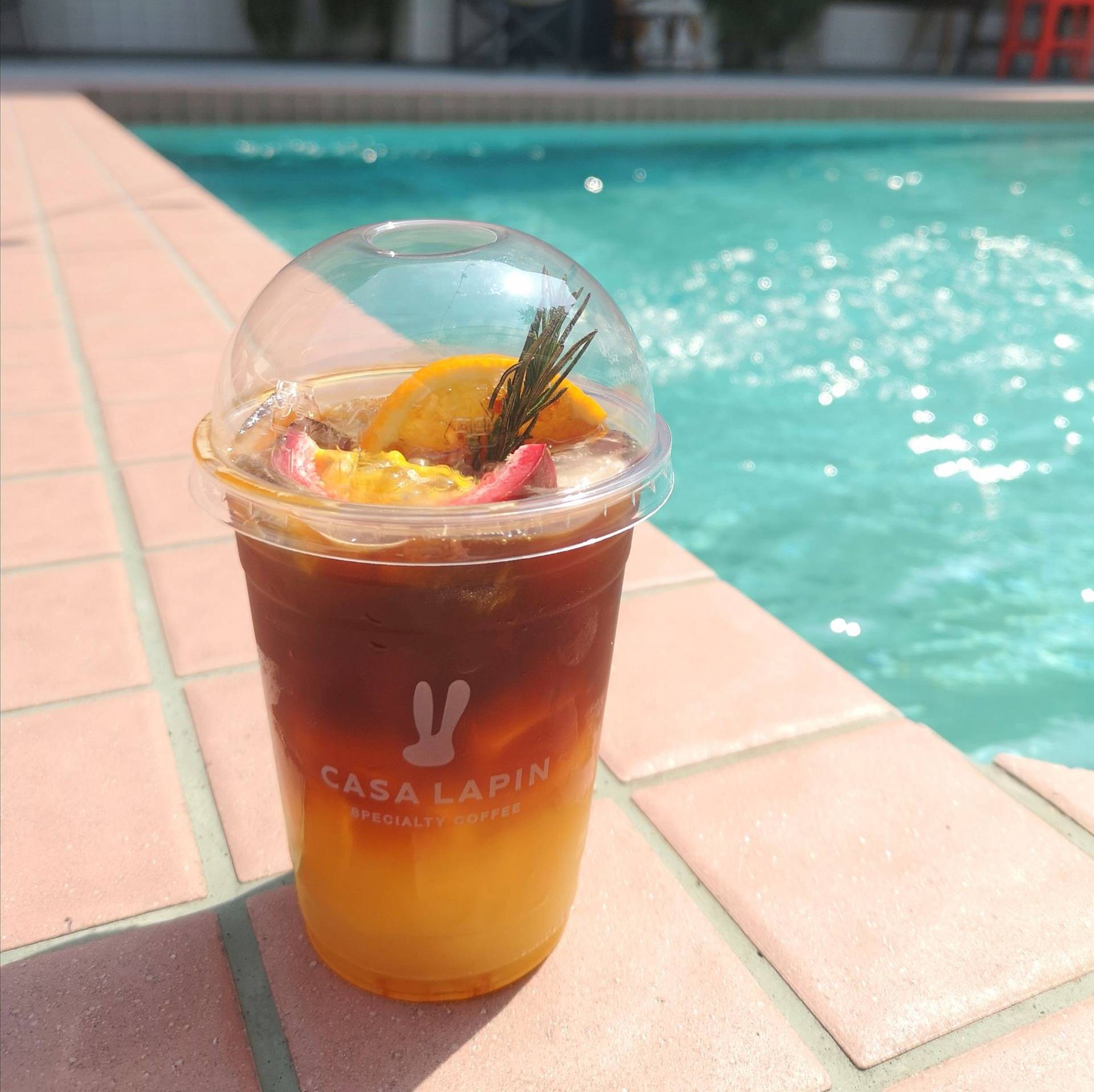 รีวิว Casa Lapin Ari Josh Hotel - จิบกาแฟในโรงแรมริมสระว่ายน้ำ