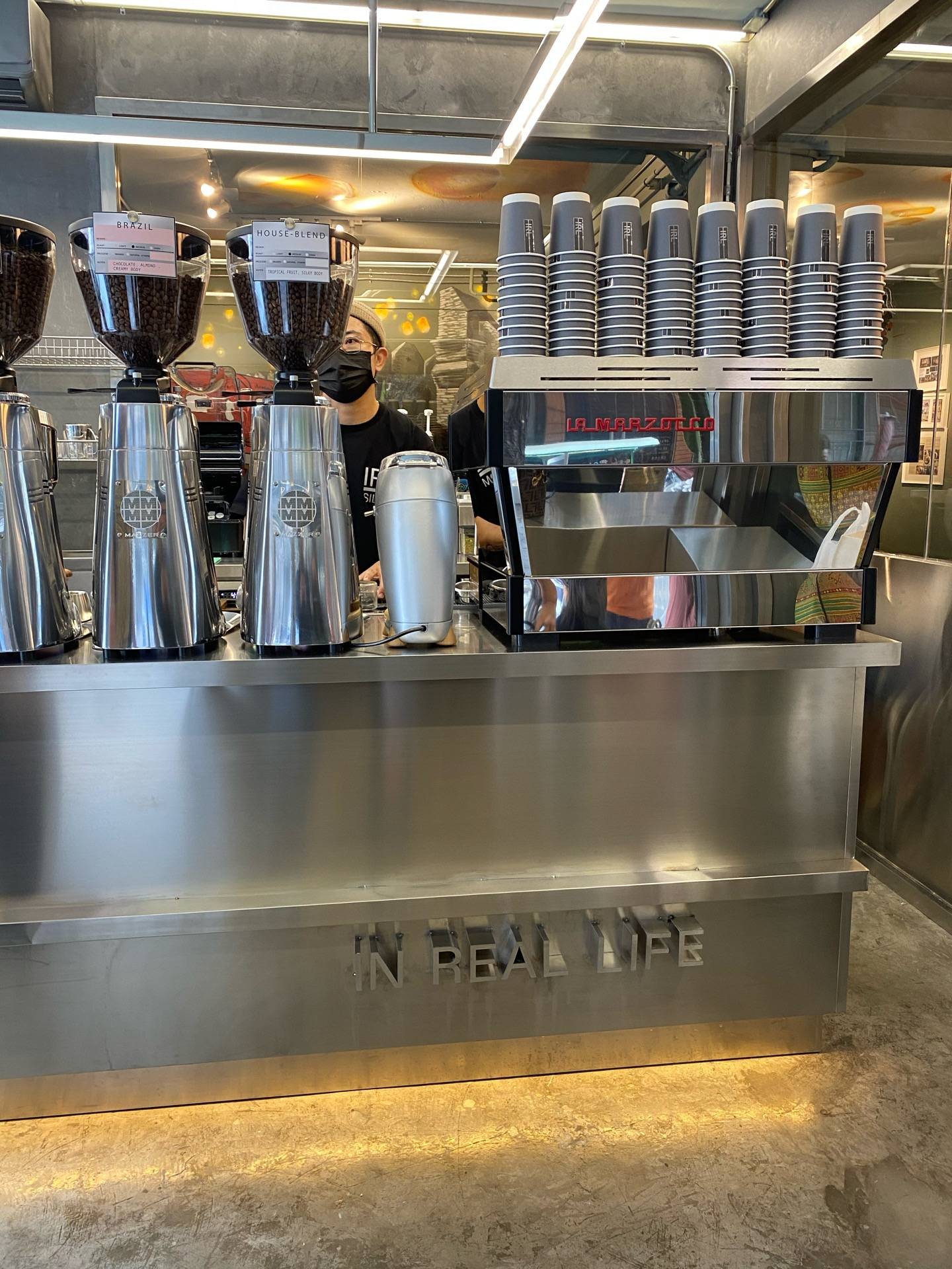 รีวิว IRL COFFEE BAR RAMA9 - Good coffee, add on from milk to Bon Soy ...