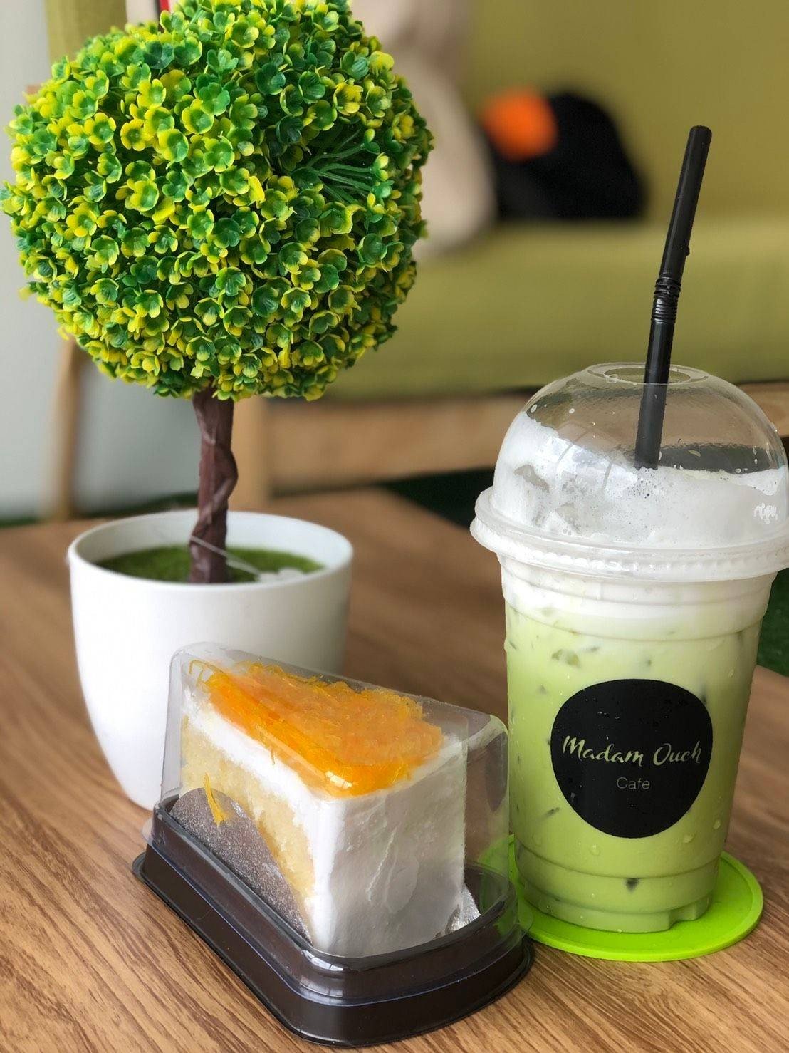 รีวิว Madame Oui Cafe