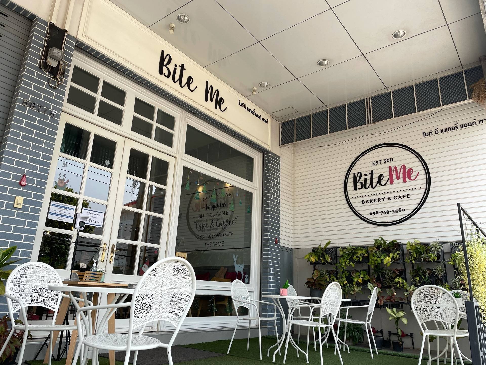 รีวิว Bite me Bakery & Cafe - คาเฟ่บรรยากาศcozy กับเค้กโฮมเมดสไตล์ที่เจ้าของร้านลงมือเองทั้งหมด