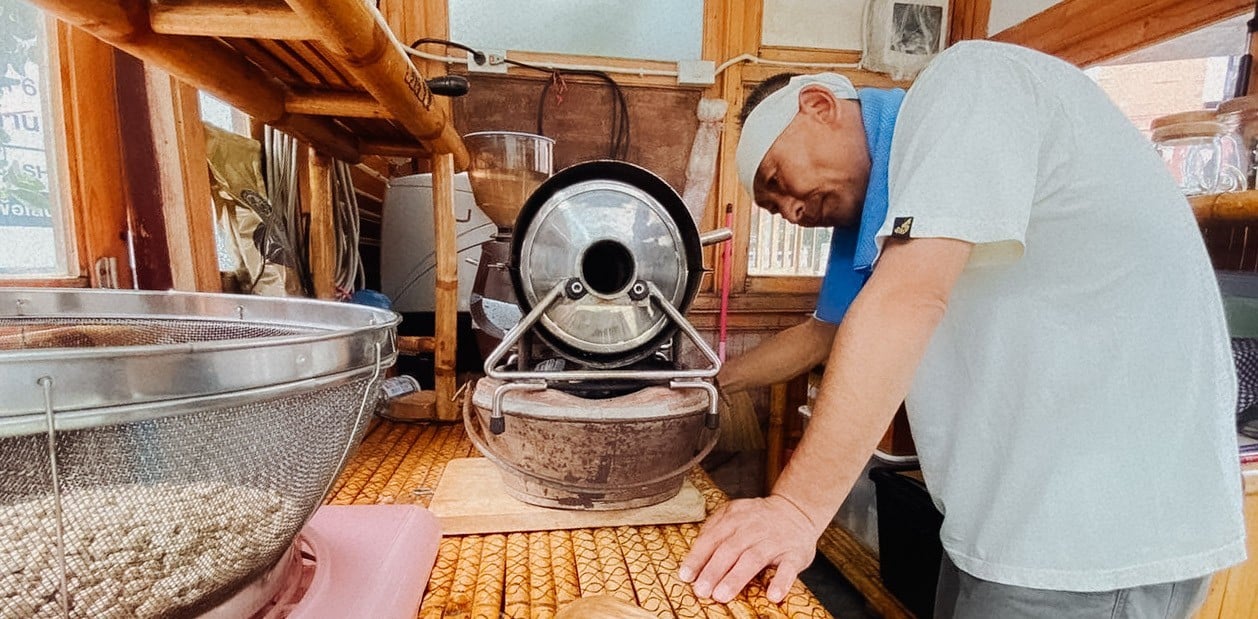 KAPPA's Coffee กาแฟคั่วถ่านจากบาริสต้าชงมากว่า 40 ปี ขายเพียง 40 บาท