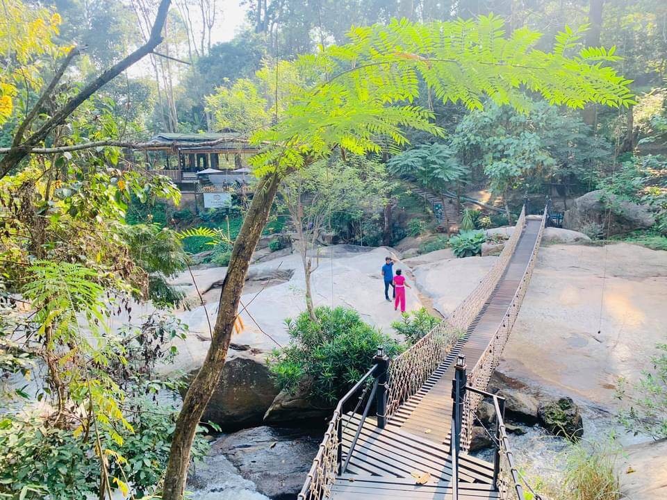 รูป River rock cafe hill Sine 2020