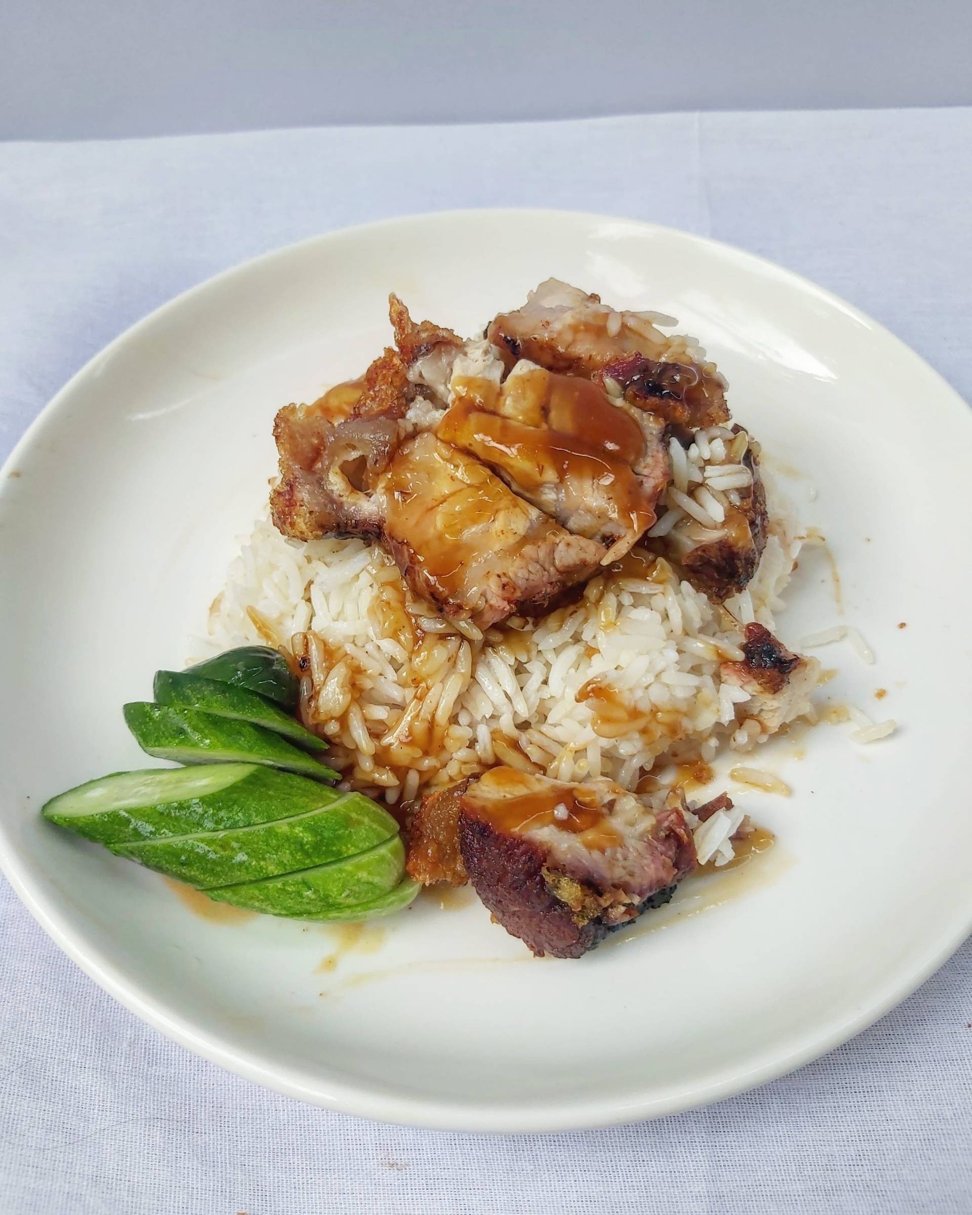 รูป หมูกรอบนายไซ ประชาชื่น