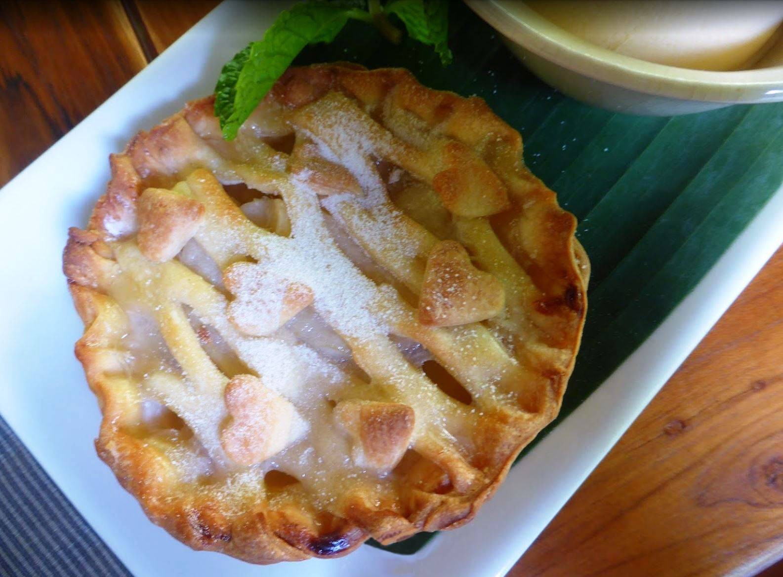 Apple Pie with bowl ice cream • Apple Pie with bowl ice cream [150 Baht ...