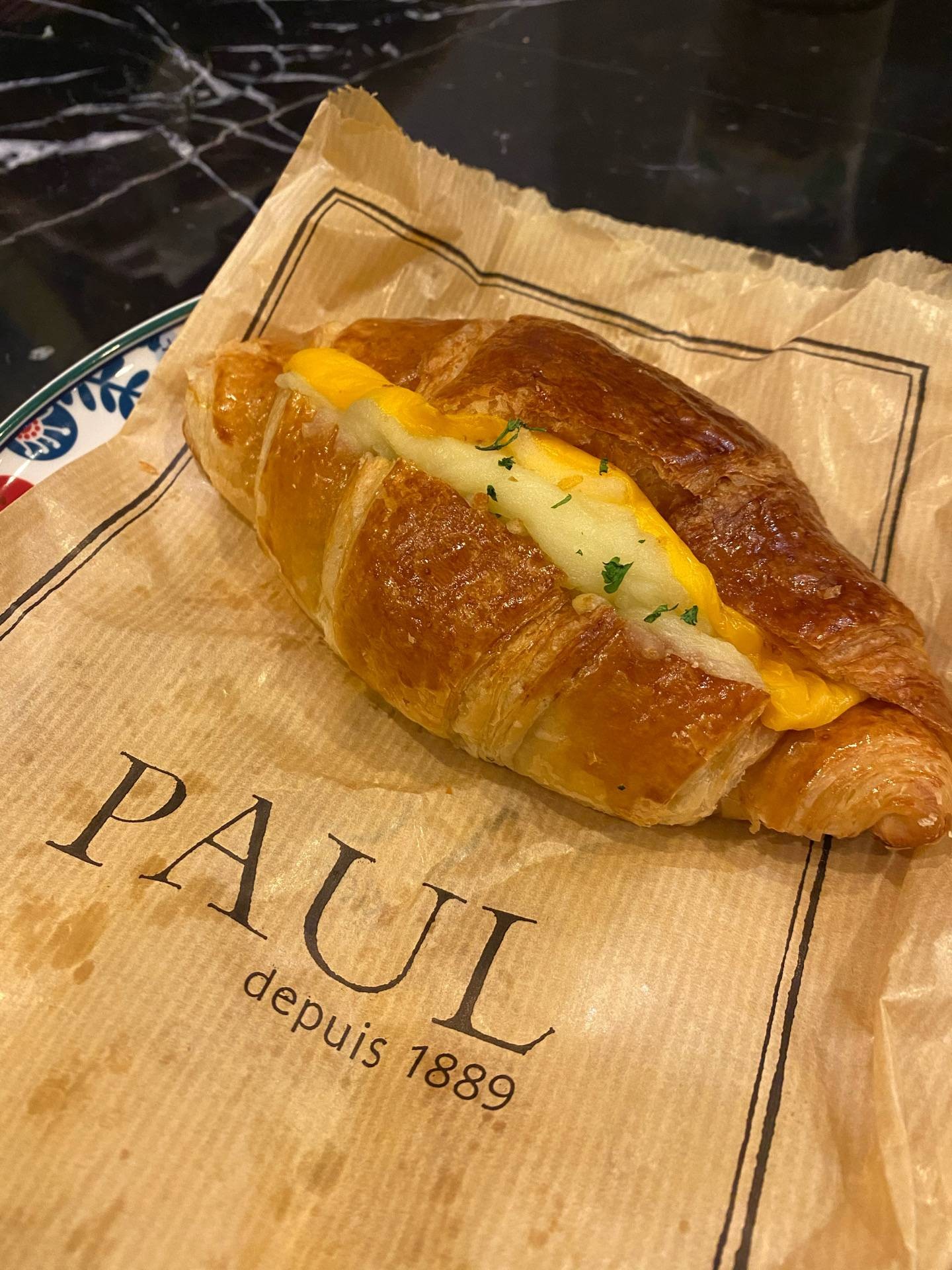 รีวิว PAUL CentralWorld ชั้น2 - รีวิว truffle croissant ครับ