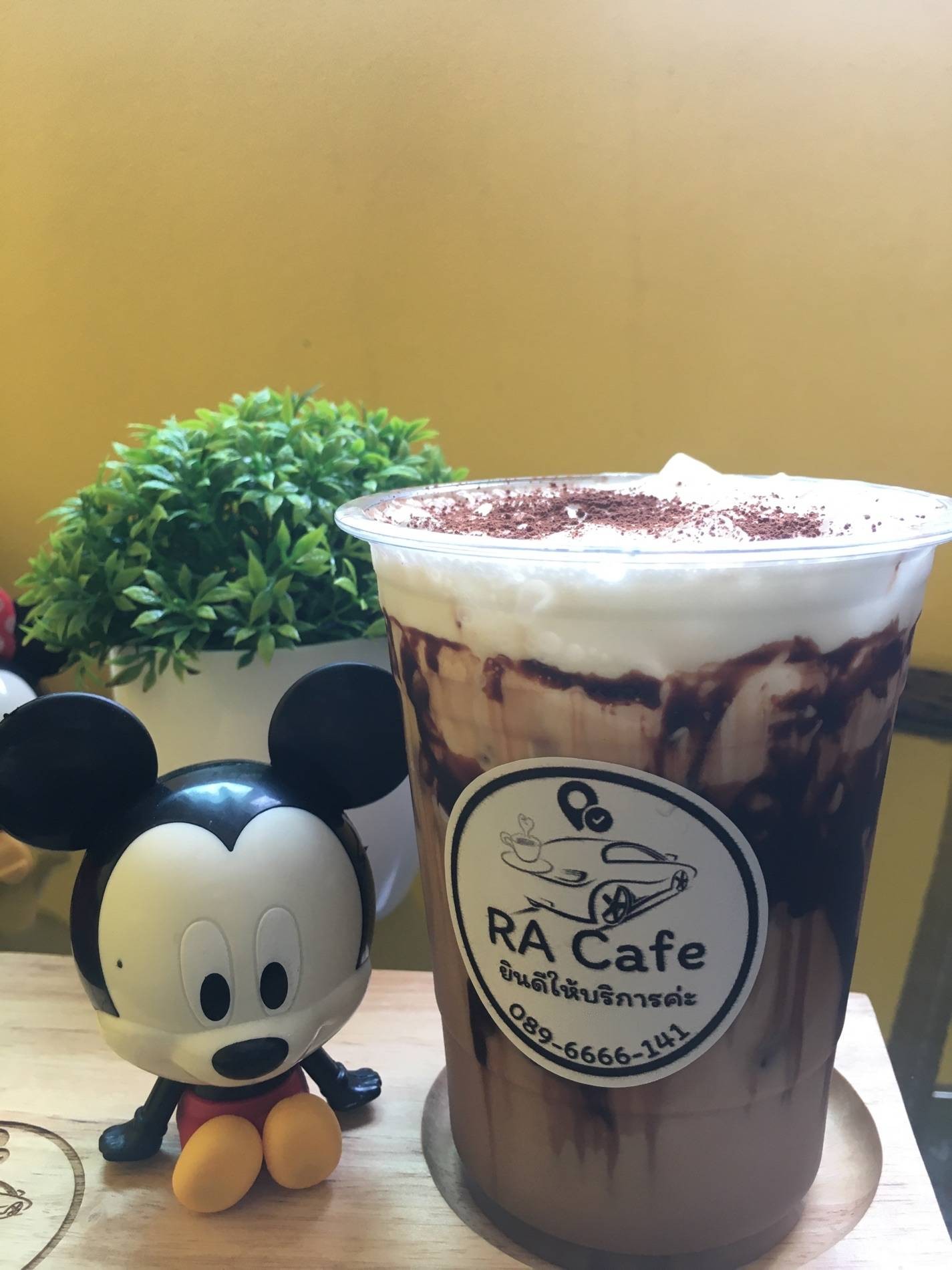 รีวิว RA Cafe - มานั่งเล่นๆได้นะคะ