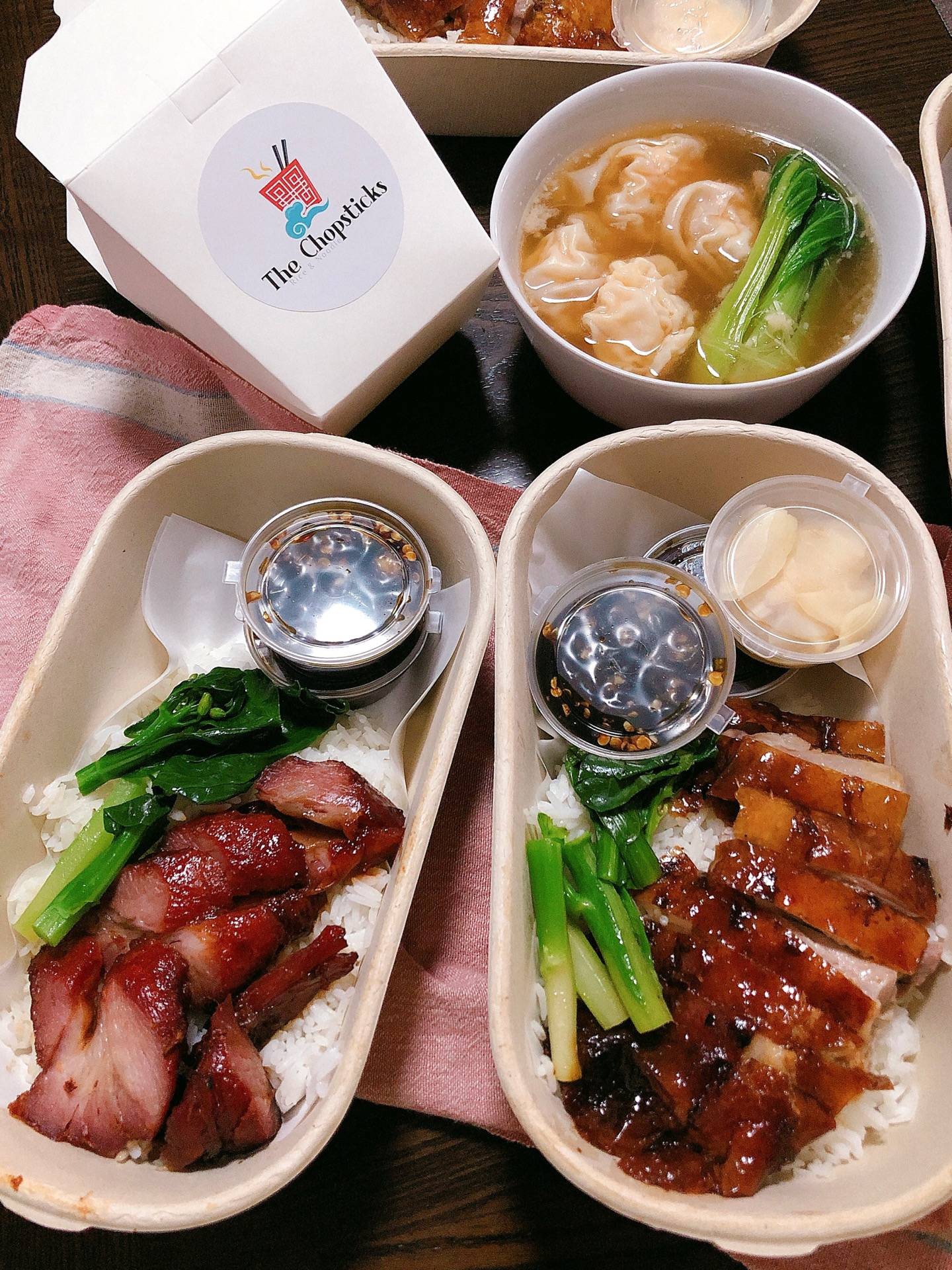 รีวิว The Chopsticks Sukhumvit - หมูแดง หอมนุ่มละมุน เป็ดย่างดีมากกกกก อร่อย