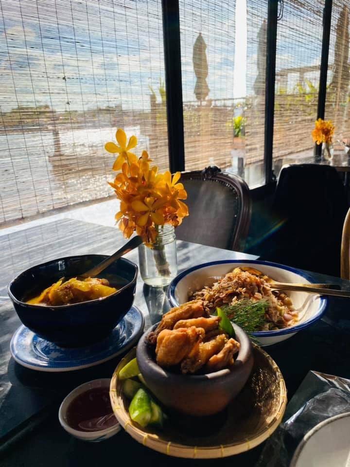 รีวิว Rongros ถนนมหาราช - ร้านอาหารที่วิวดีมากกกกก