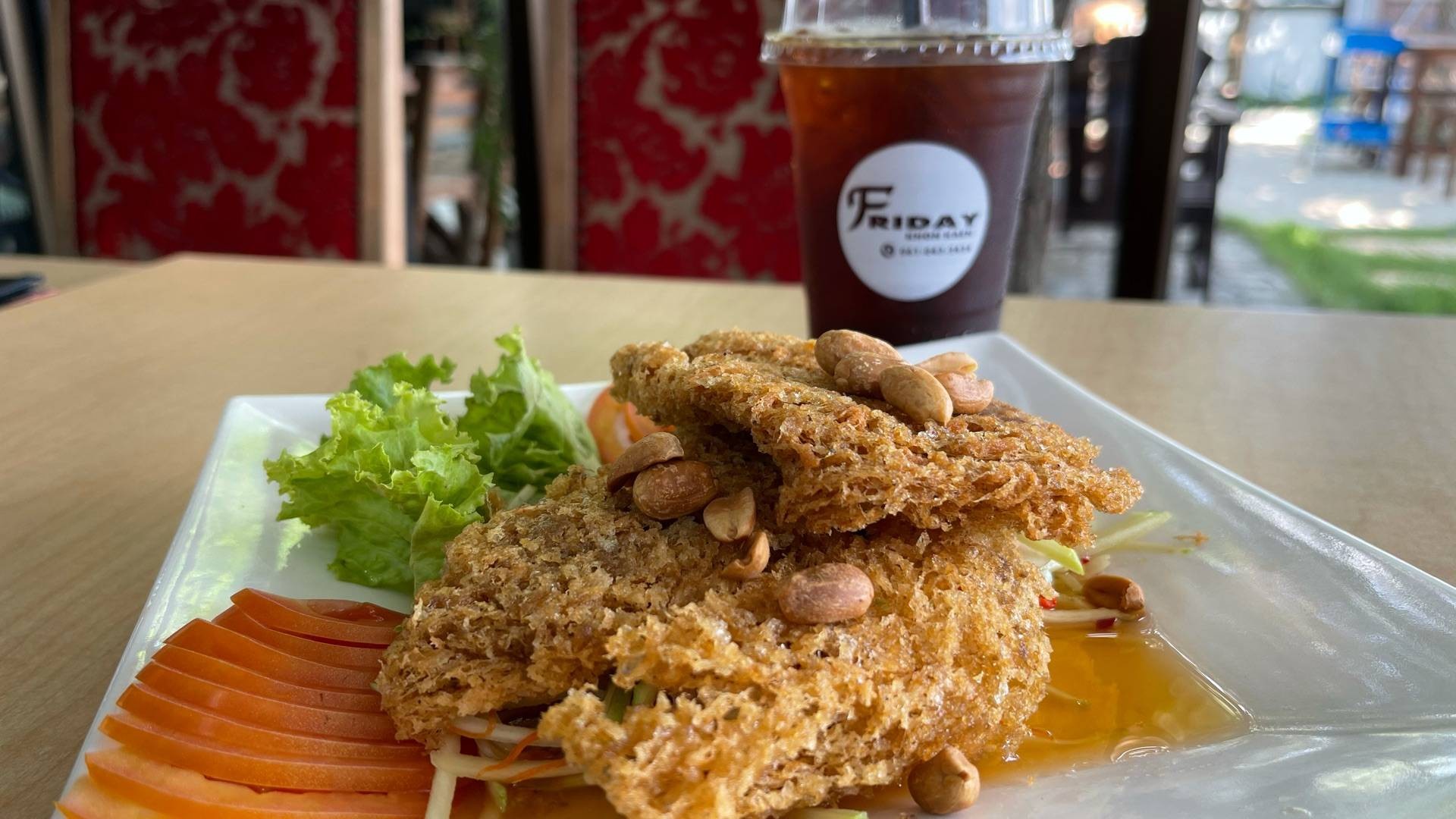 [รีวิว] ร้าน Friday cafe&bistro | เมนูแนะนำ รูปภาพ ราคา