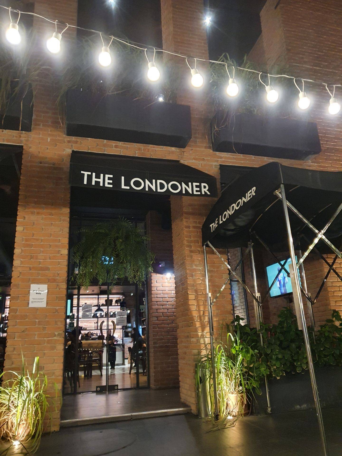 รีวิว The Londoner Brew Pub - นาโช่อร่อยมากๆ - Wongnai
