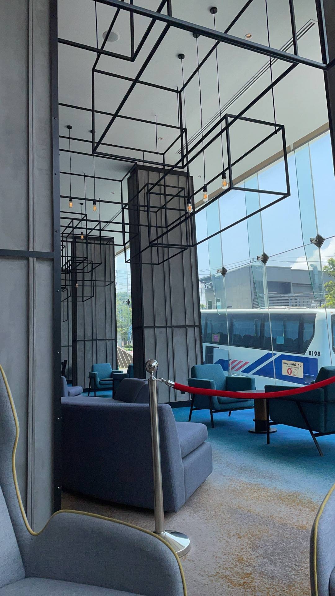 รีวิว Holiday Inn & Suites Sriracha Laemchabang - พักผ่อนช่วย wfh ...