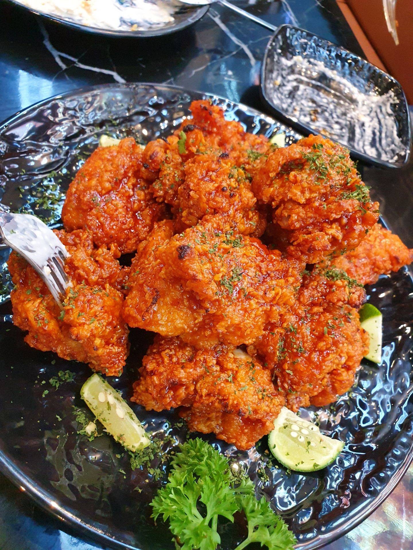 ไก่ซอสโคชูจัง Size S ร้าน Choongman Chicken Siam Center - Wongnai