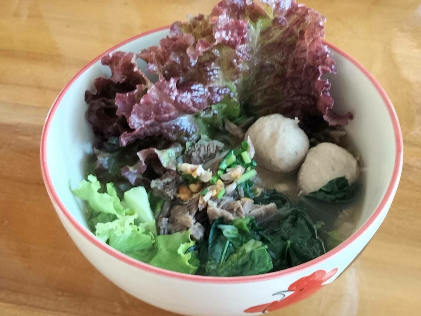 รูป ร้านก๋วยเตี๋ยวลูกชิ้นปู่โย่งลอยฟ้าดอยสะเก็ด