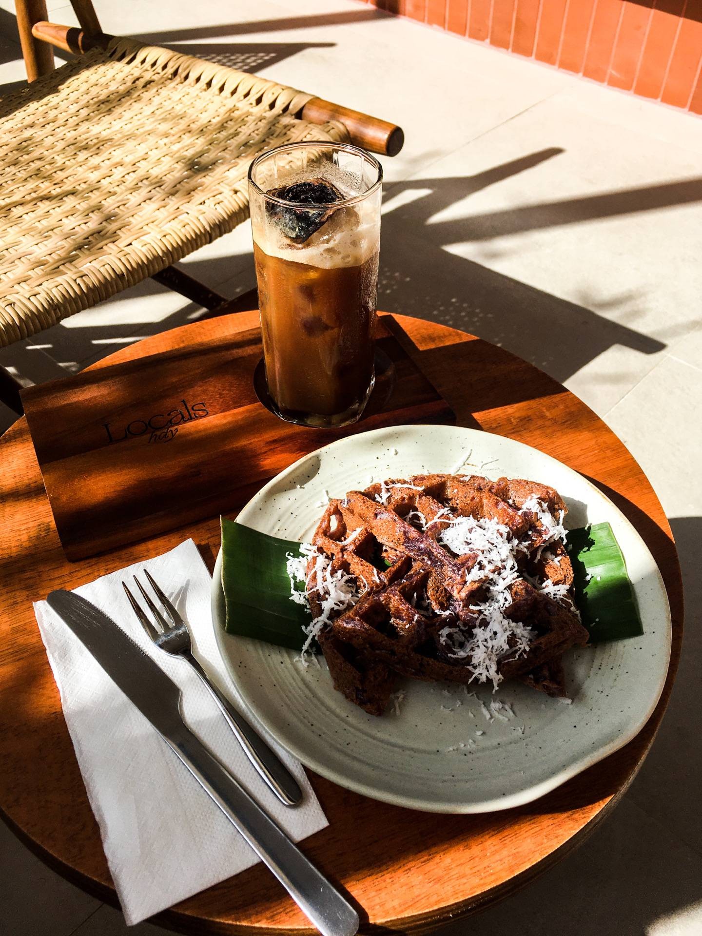 รีวิว Locals.hdy (Café&Restaurant) - - ร้านบรรยากาศดี แสงแดดที่กระทบ ...