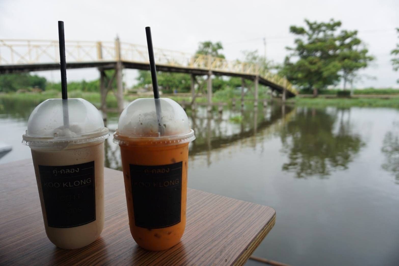 ชาเย็น+คาร์ปูชิโนเย็น • หวานมากกินไม่ได้เลย ร้าน Koo'Klong Coffee and ...