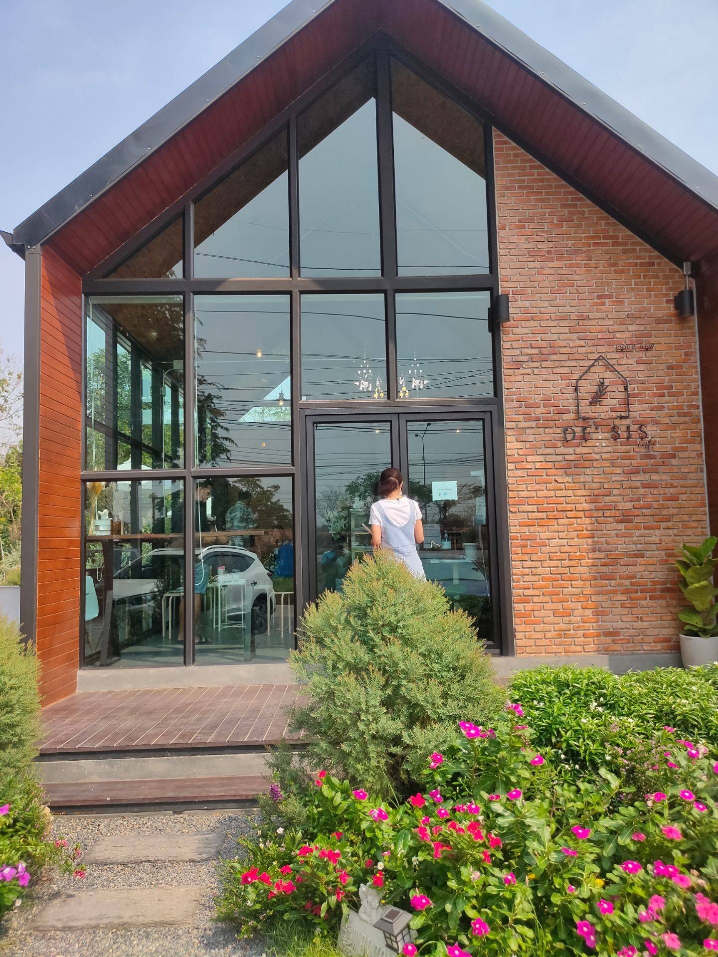 รีวิว De'sis Cafe - ร้านกาแฟวิวสวยงาม ถ้ามาช่วงพระอาทิตย์ตกนี้สวยมาก