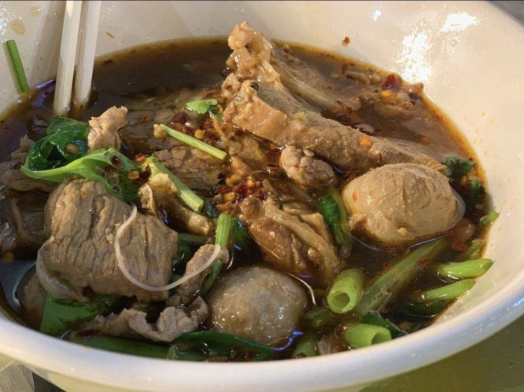 รีวิว ก๋วยเตี๋ยวเนื้อตุ๋น Mr.Dang ตลาดนัดเมเจอร์รัชโยธิน - อร่อยมาก ...