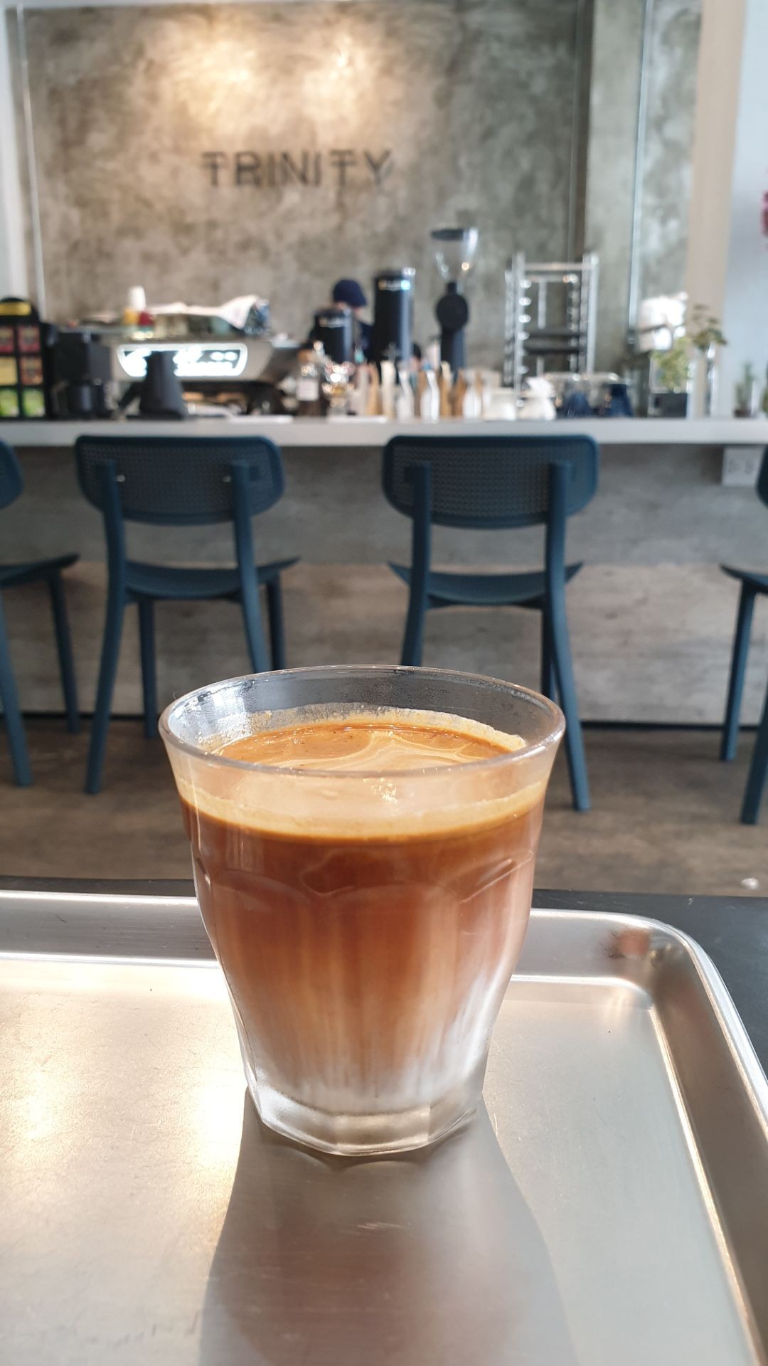 Dirty Coffee • 105.- ร้าน TRINITY CAFÉ