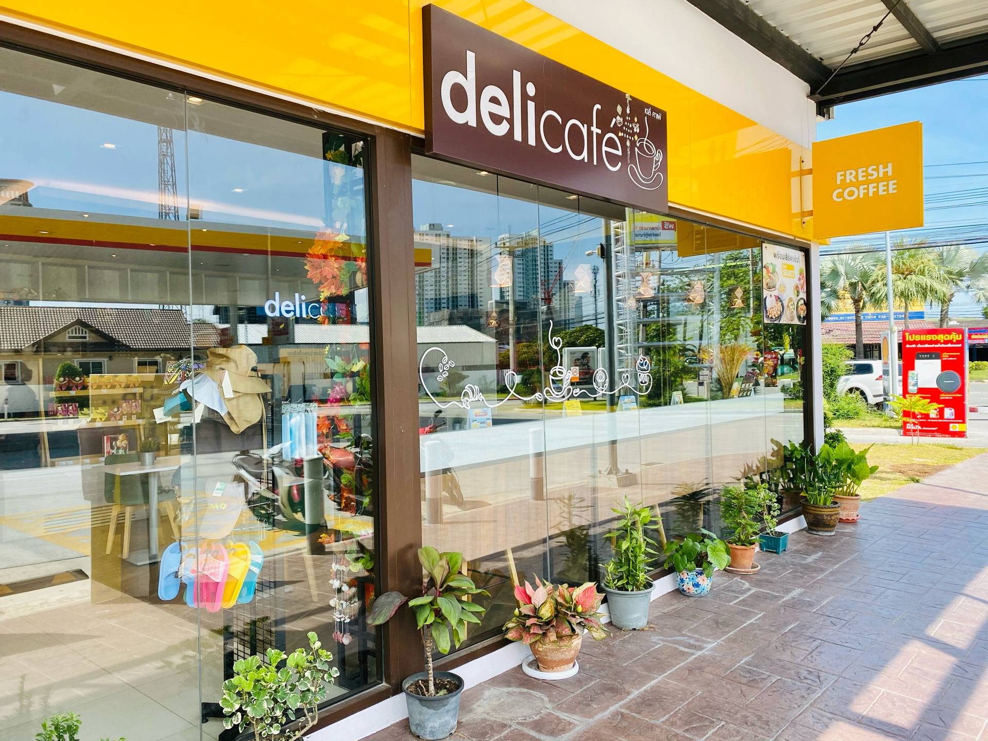 รีวิว Deli Cafe บางละมุง - คาเฟ่เงียบสงบในมินิมาร์ทปั๊มเชลล์ - Wongnai