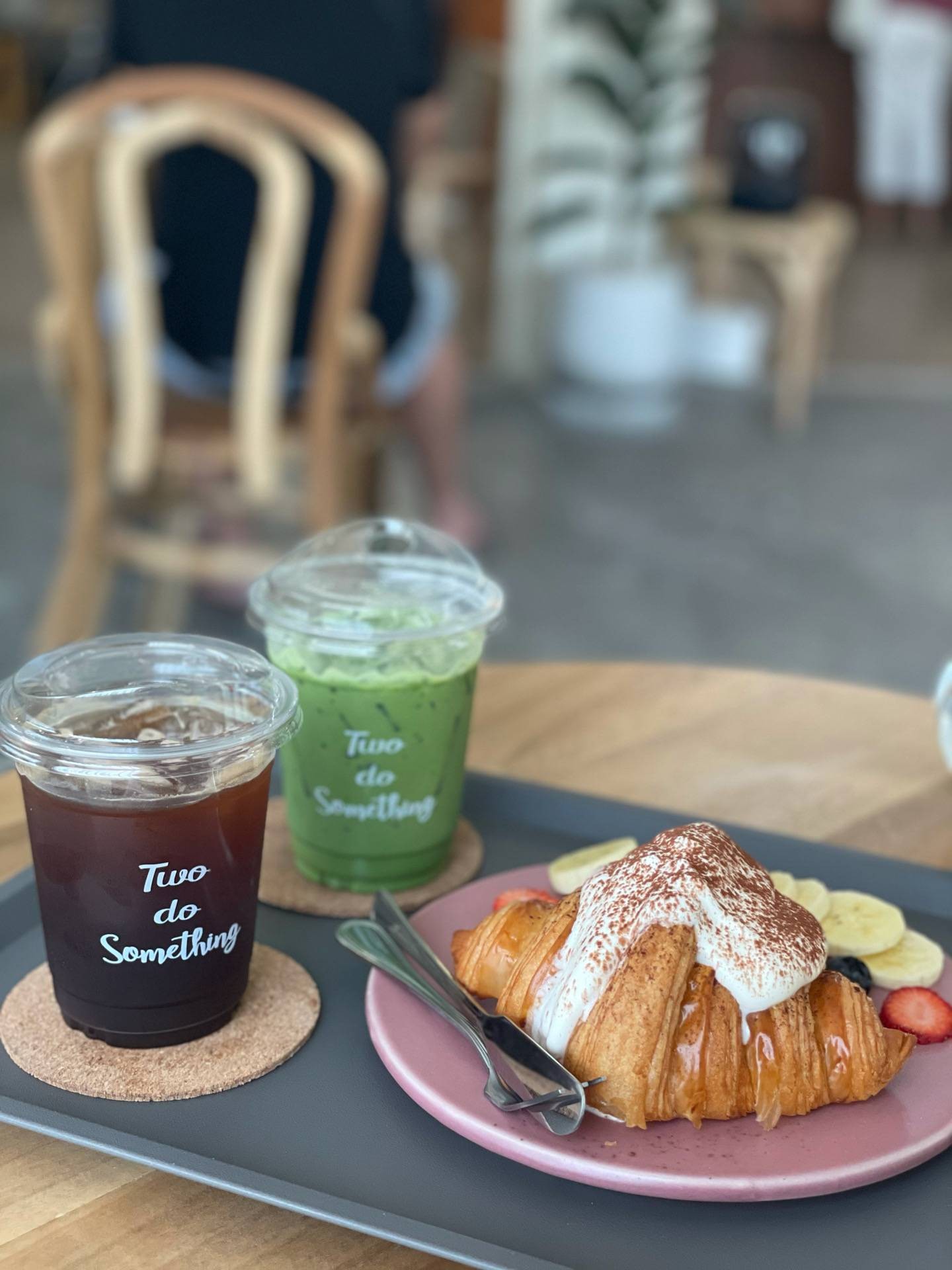รีวิว Two Do Something Two do Something - คาเฟ่ มินิมอล สีขาว สไตล์เกาหลี