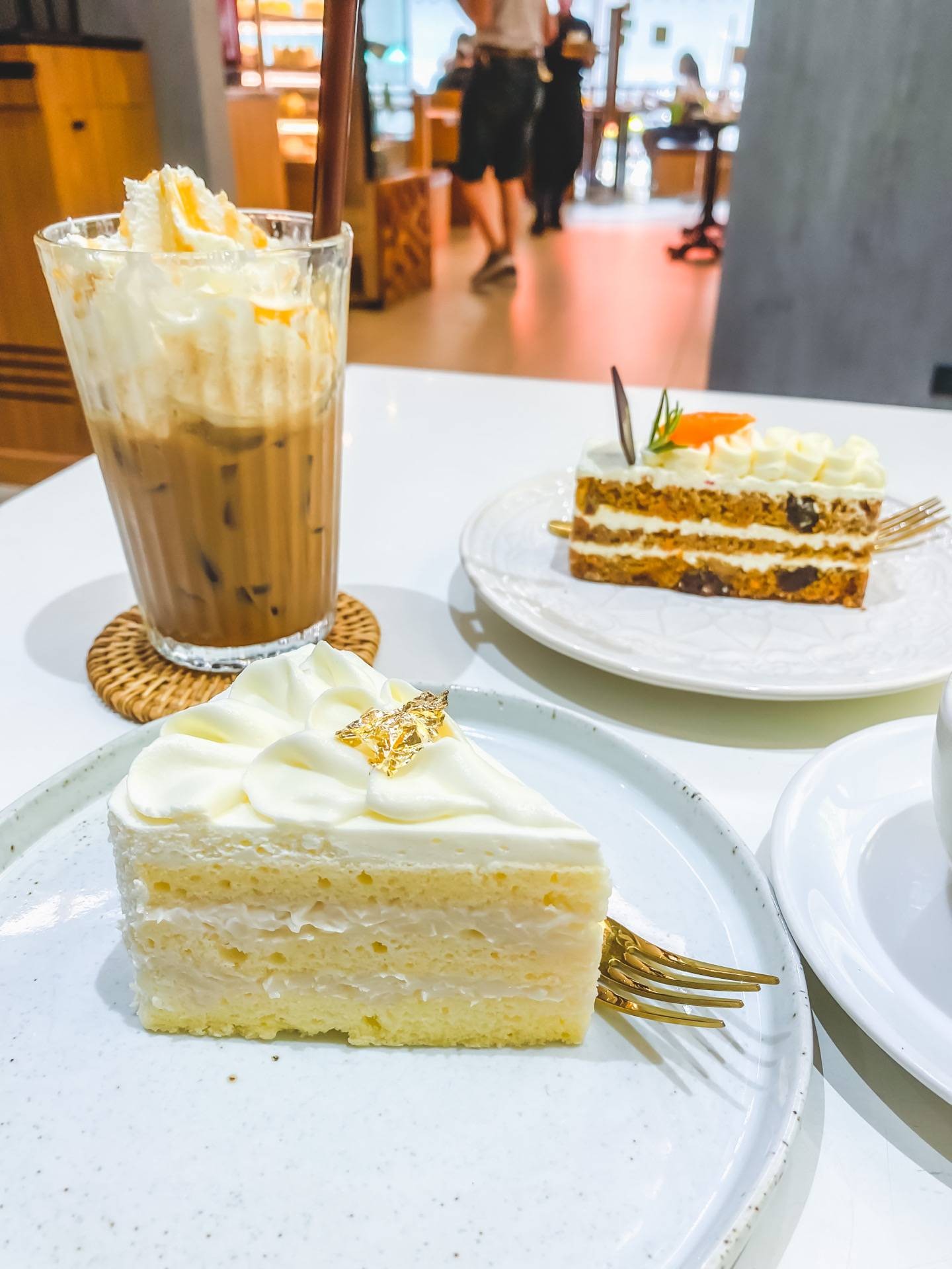 รีวิว Bake n' Brew - เค้กน่ากินเพียบ เครื่องดื่มก้อดี