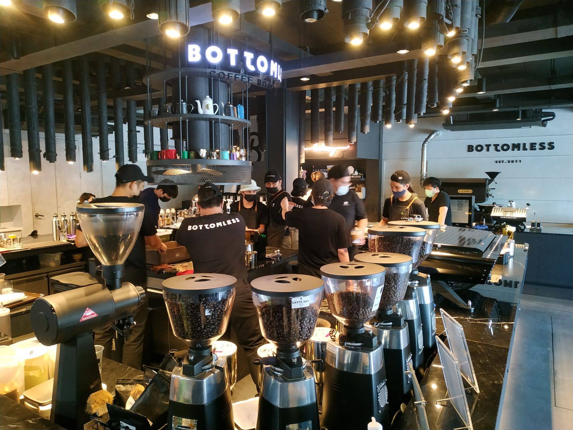 รีวิว บอททอมเลส Bottomless Flagship Store - สมกับคำร่ำลือ - Wongnai