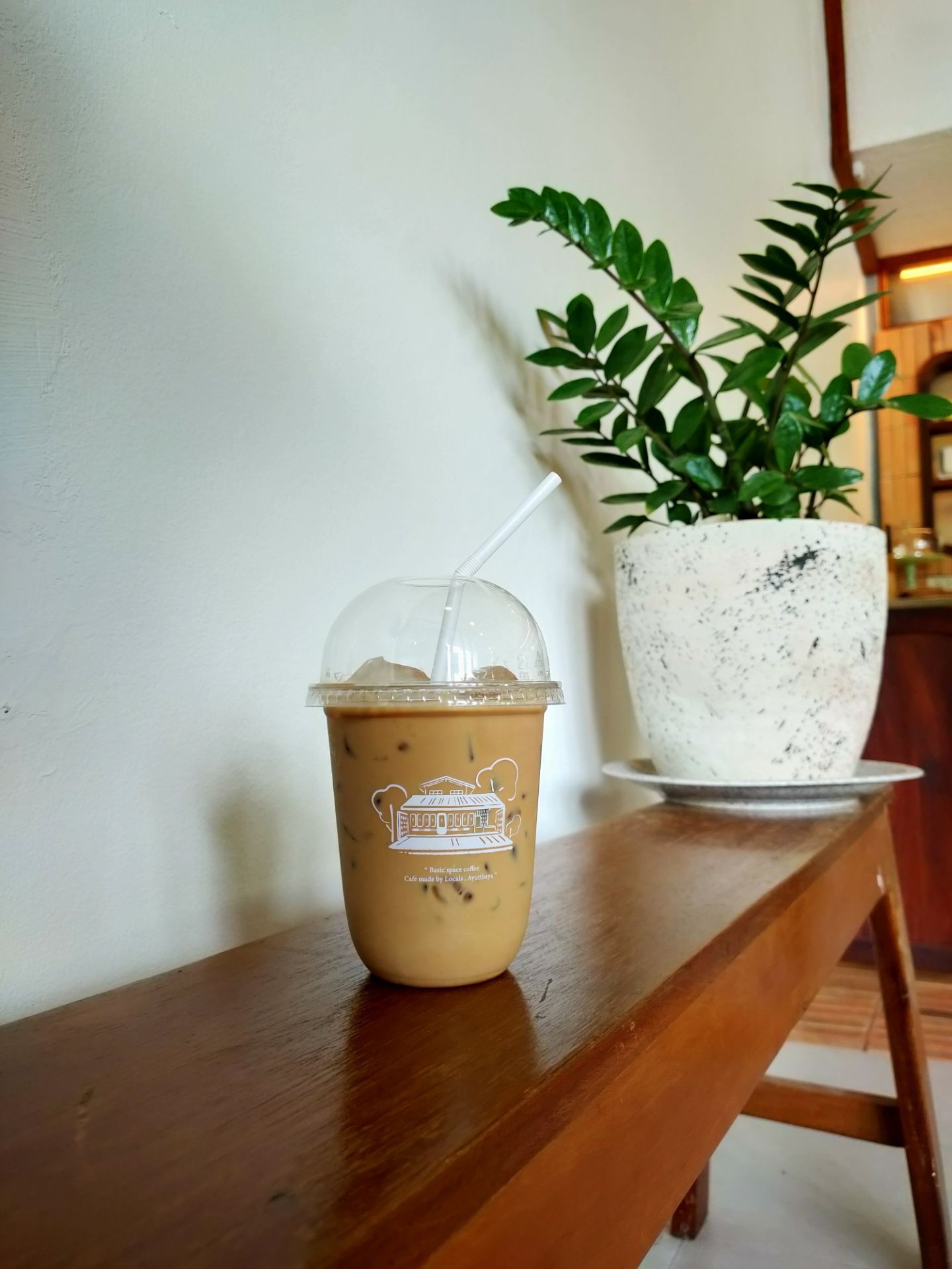 Latte • บรรยากาศทั้งภายนอกและภายในดีมากมีมุมให้ถ่ายรูปเยอะ ในส่วนของกาแฟนั้นทำออกมาได้คุ ร้าน ...