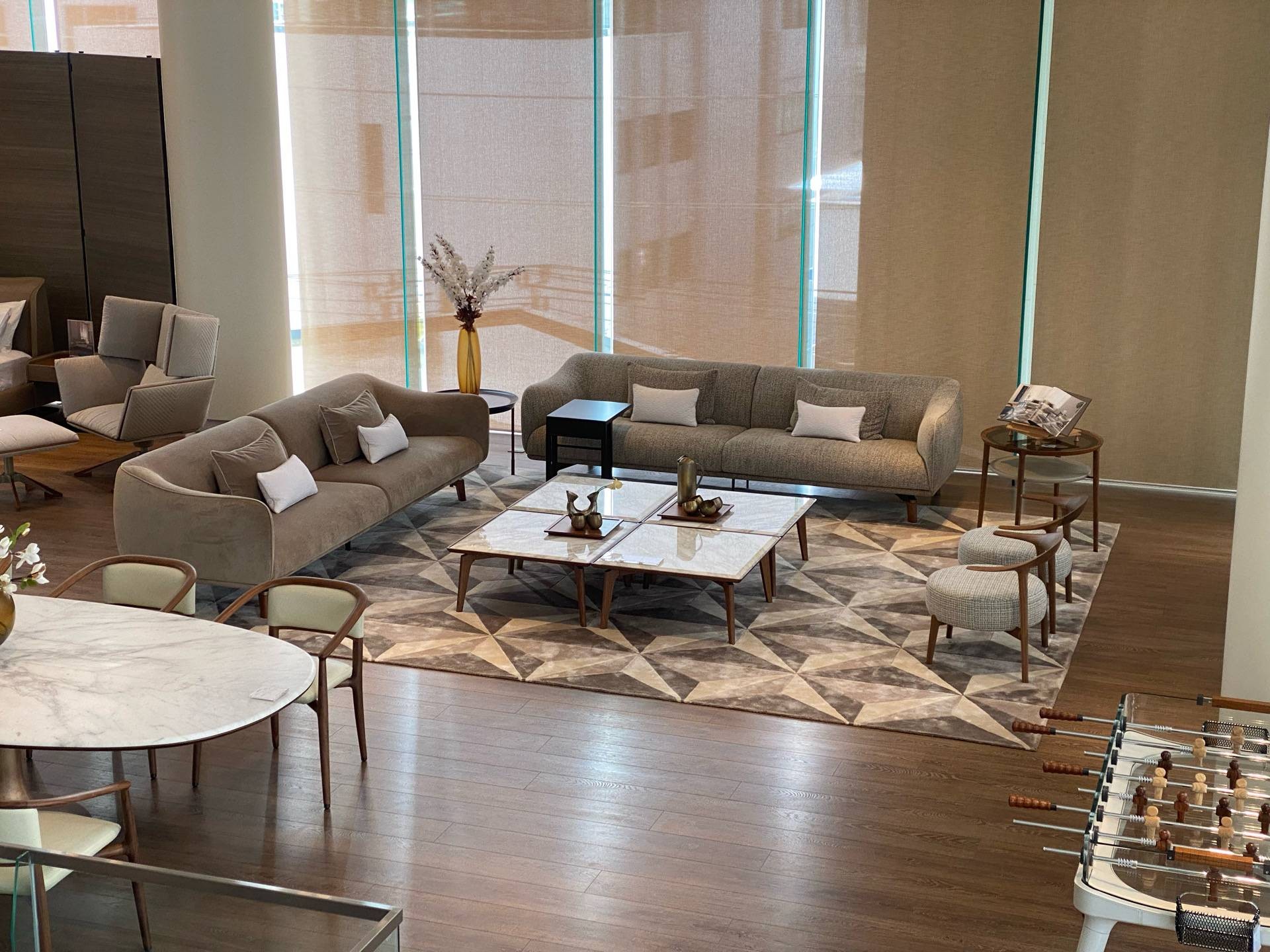 รีวิว Euro Creations - showroom เฟอร์นิเจอร์ Hi-End ใหญ่ ใจกลางทองหล่อ ...