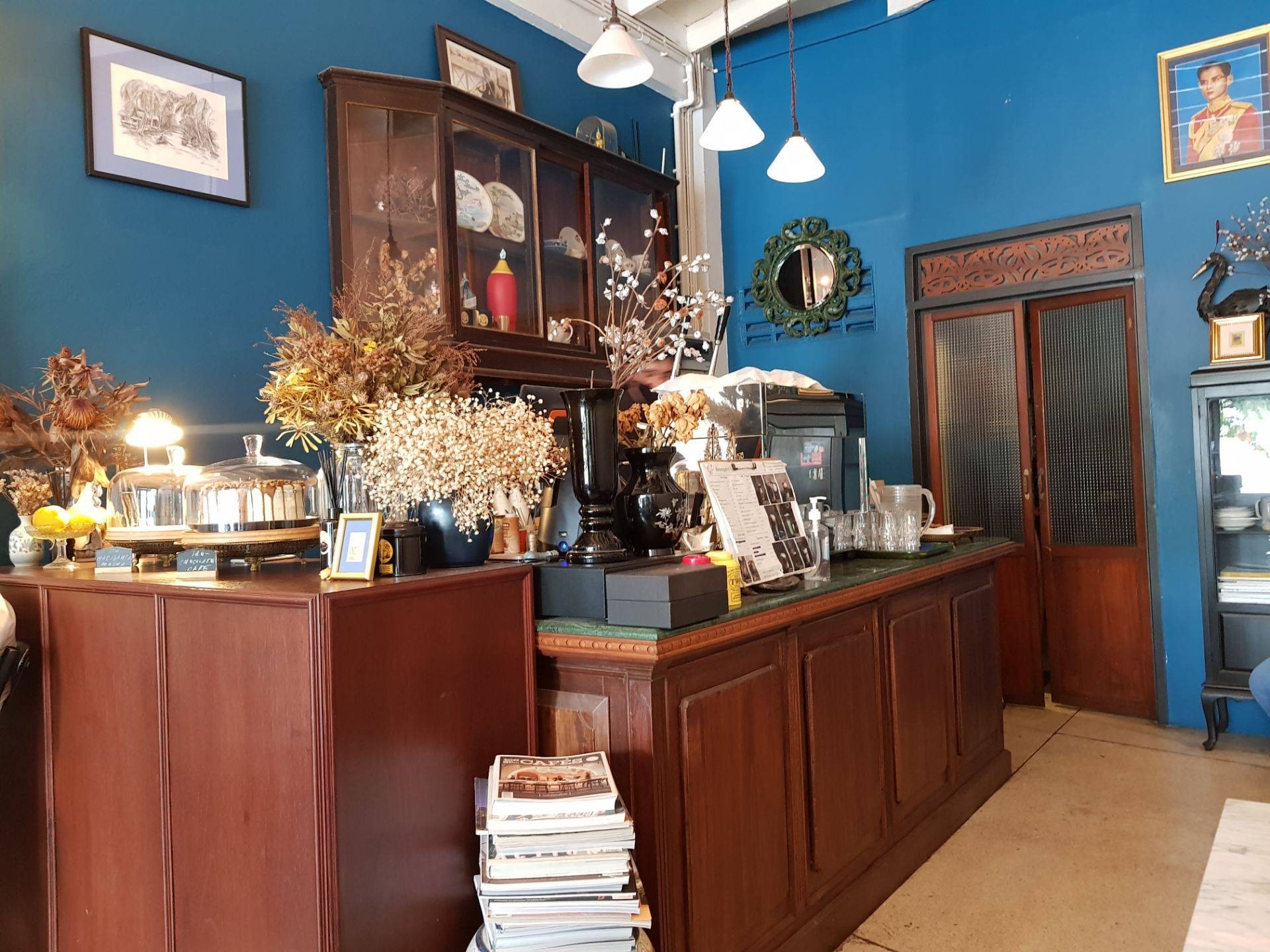 รูป Hummingbird cafe