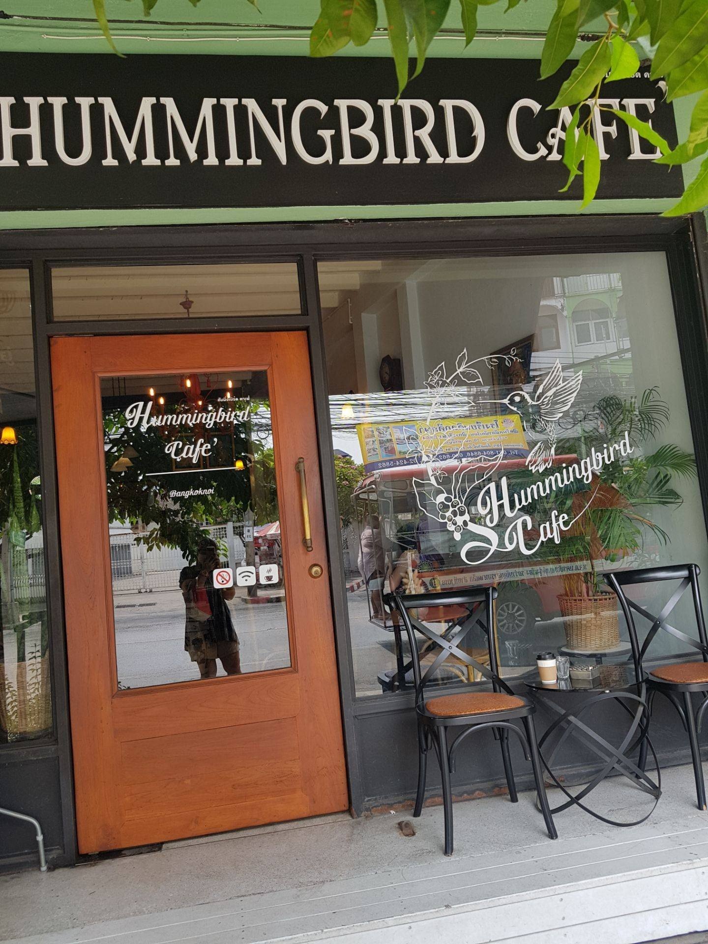 รีวิว Hummingbird cafe - ร้านกาแฟเล็กน่ารัก กาแฟดี เค้กอร่อย