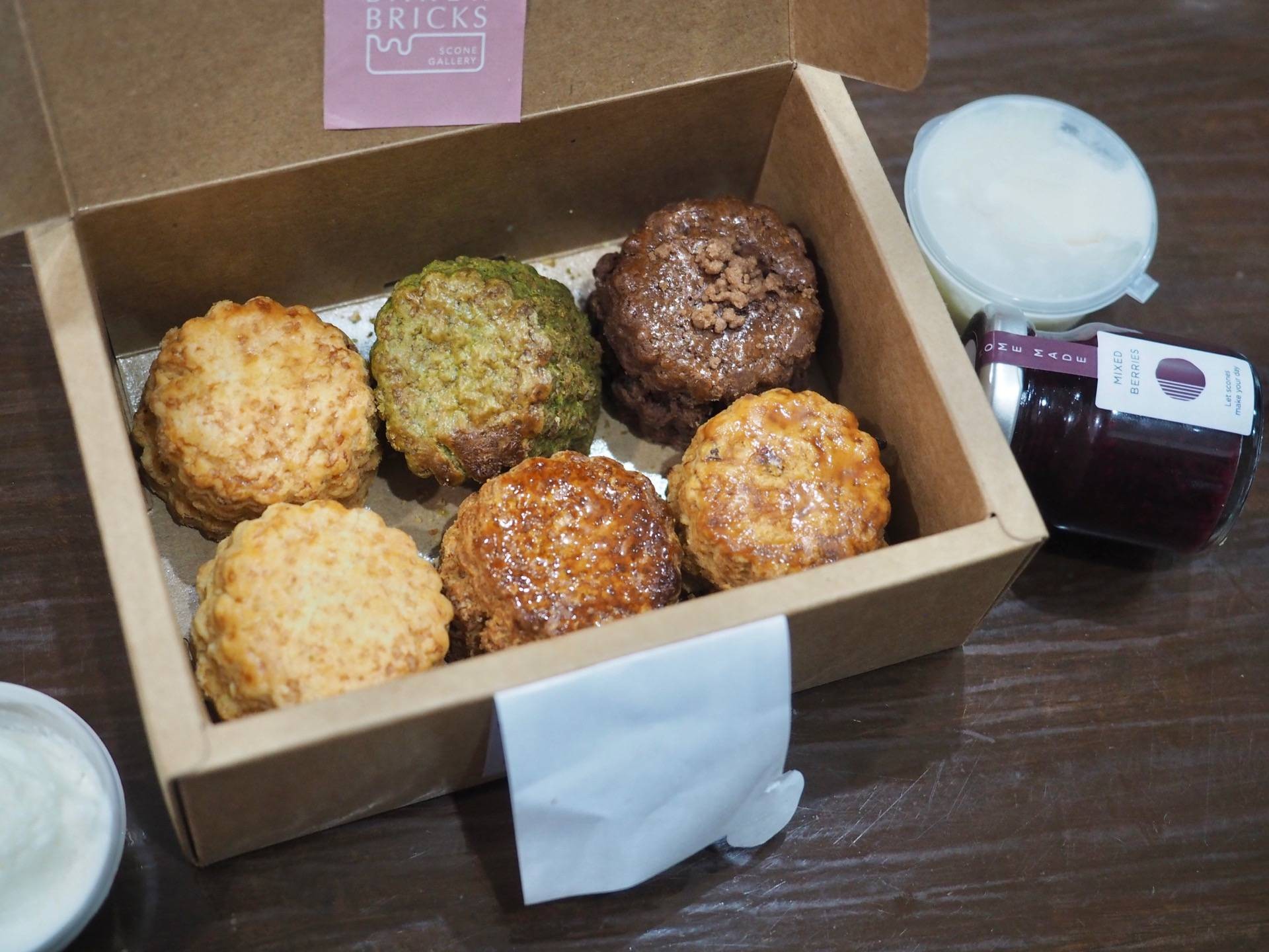 รูป Baker Bricks Baker Bricks Phrom Phong