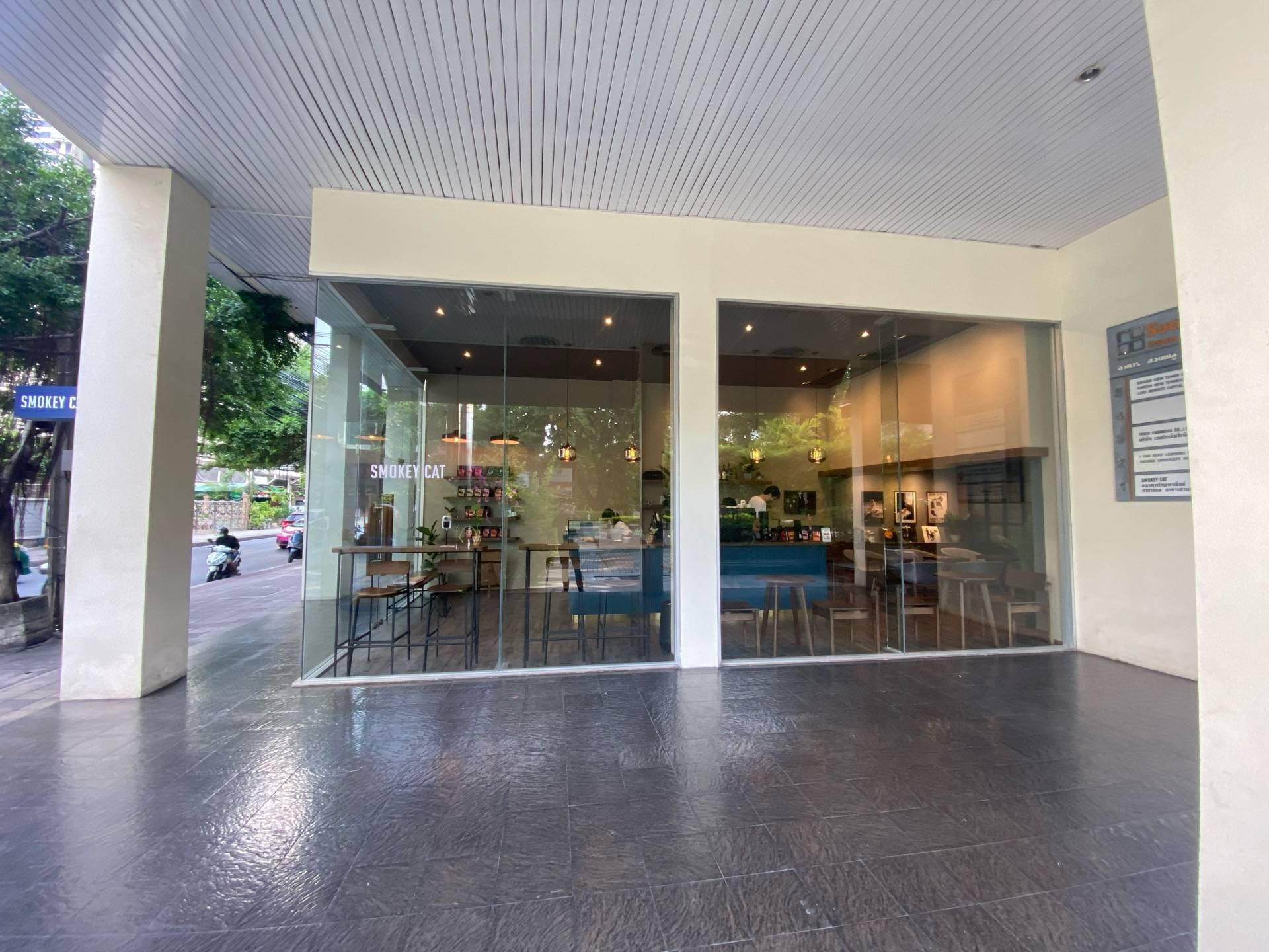 รีวิว Smokey Cat Coffee Roaster สวนพลู - ร้านสวย บรรยากาศดีครับ