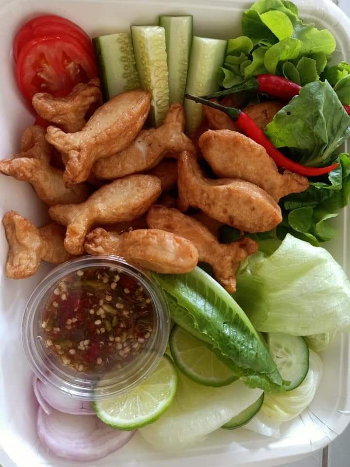 รีวิว ลำดีคาเฟ่ Lum dee cafe - ที่นี่มีแก้วยีราฟ พร้อมเสิร์ฟจ้า