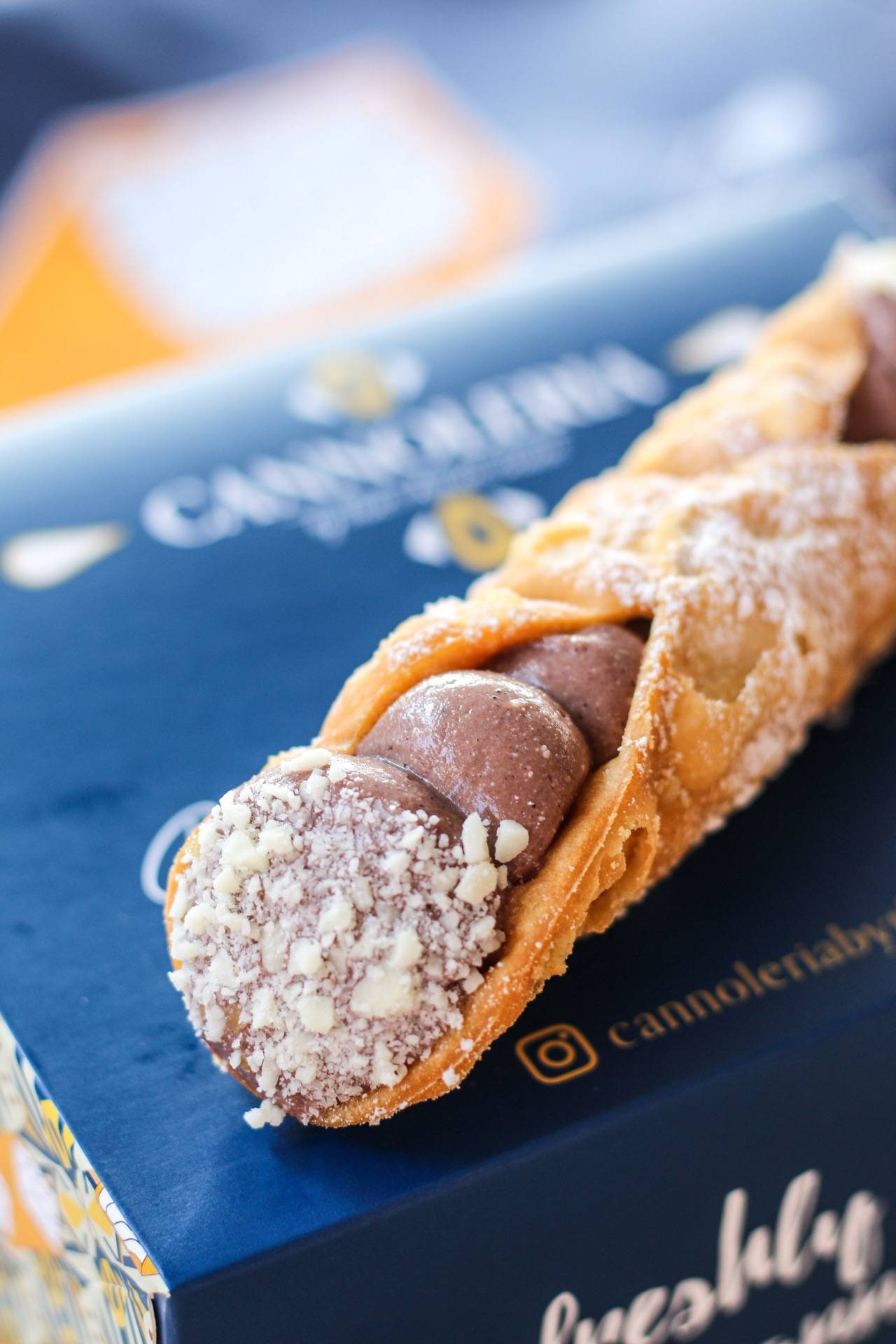 รีวิว Cannoleria by That’s Amore Cheese - Creamy, crunchy cannoli 🇮🇹🤤