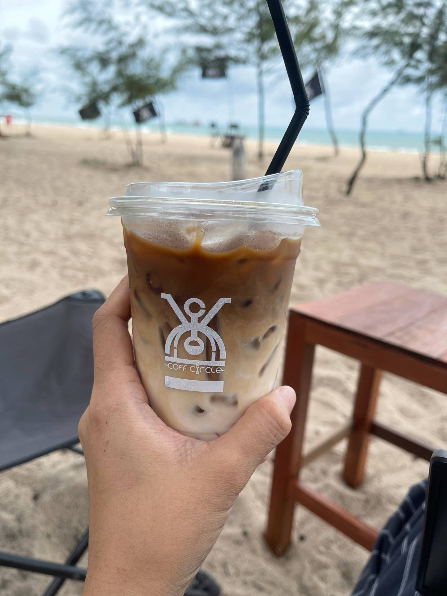 รีวิว Coff Circle x café หาดแหลมเจริญ - บรรยากาศดี วิวดี บริการดี