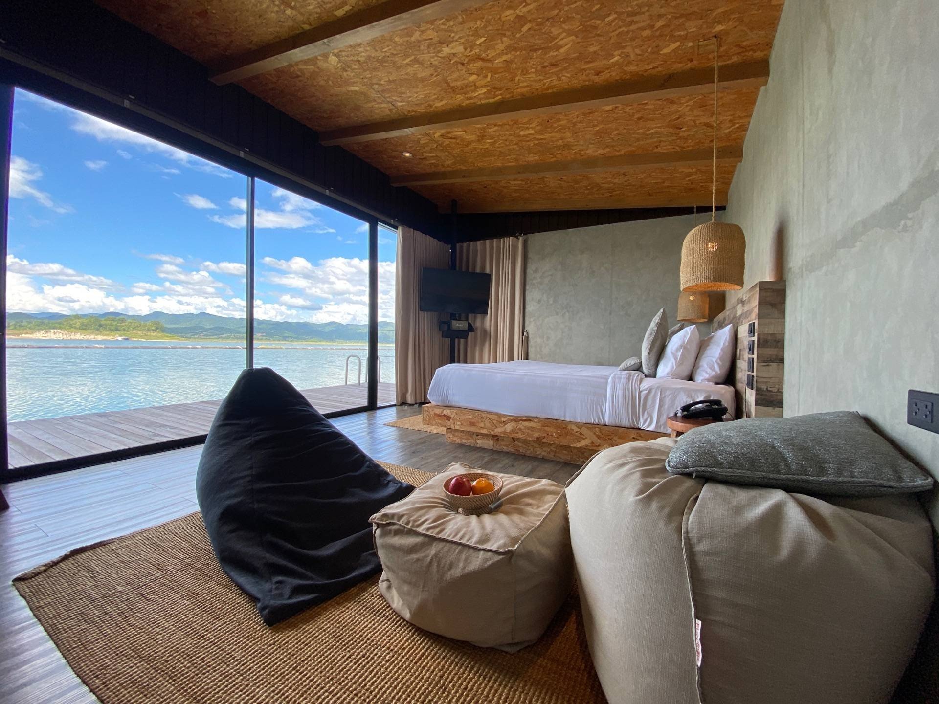 รีวิว Z9 Resort - ที่พักบนแพสุดชิคในเขื่อน