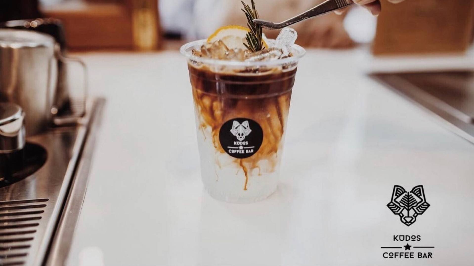 [รีวิว] ร้าน Kudos Coffee Bar SILOM 19 | เมนูแนะนำ รูปภาพ ราคา