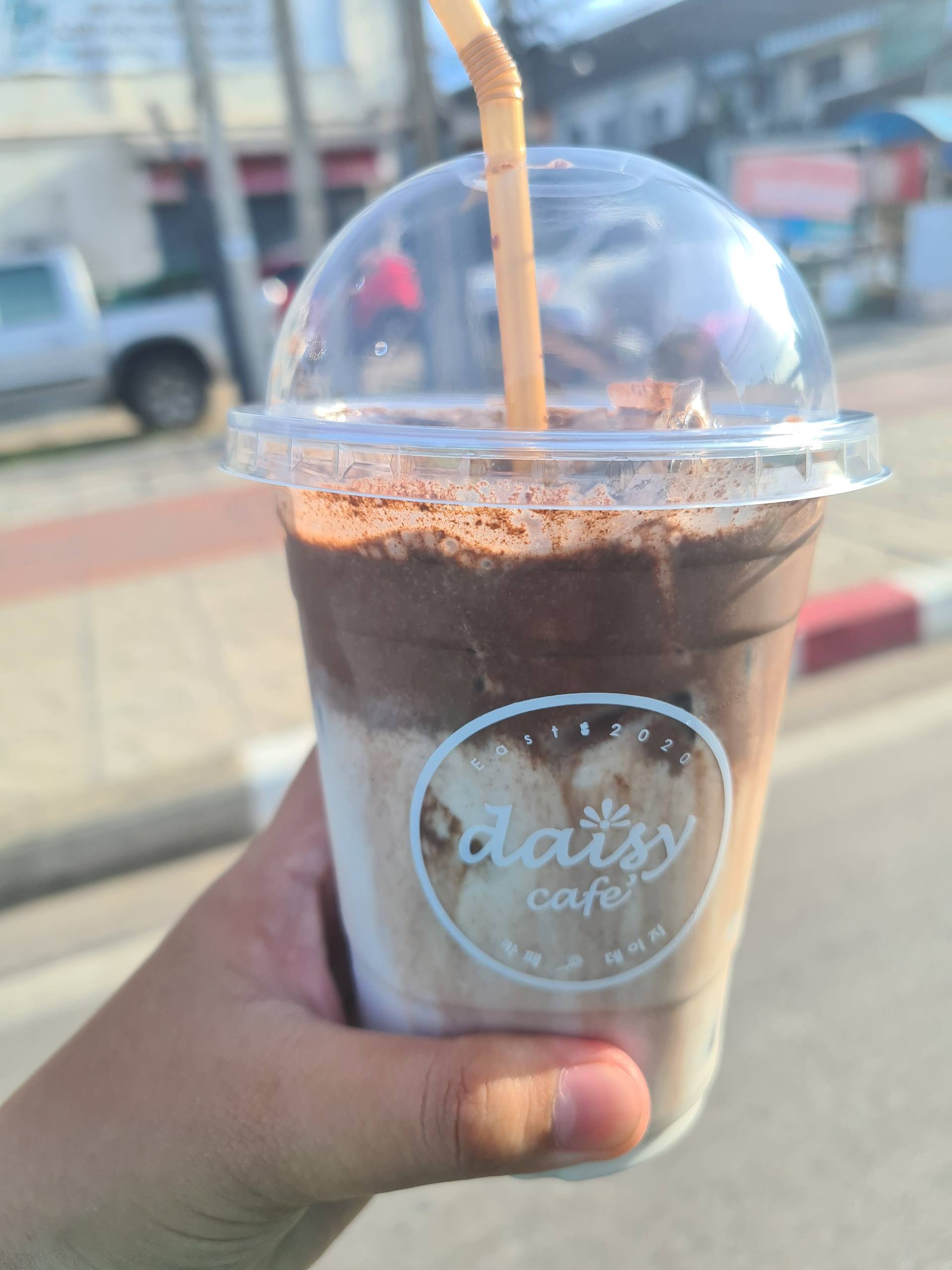 รีวิว DAISY Cafe สาขาสะพานใหม่ - ไม่ค่อย