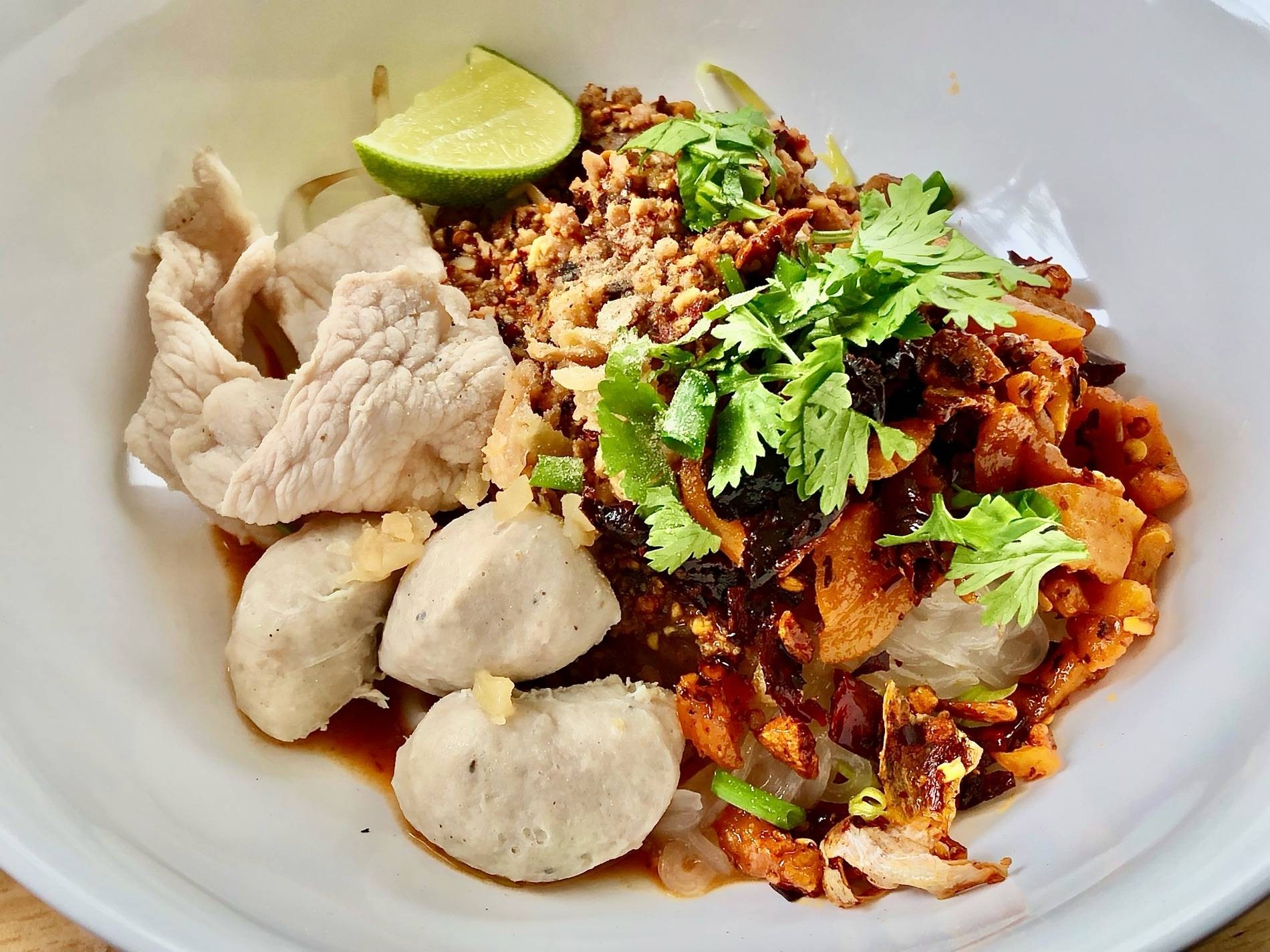 ก๋วยเตี๋ยวต้มยำหมู+น้ำพริกกากหมู • image ร้าน ก๋วยเตี๋ยวหมูน้ำตก ครัว ...