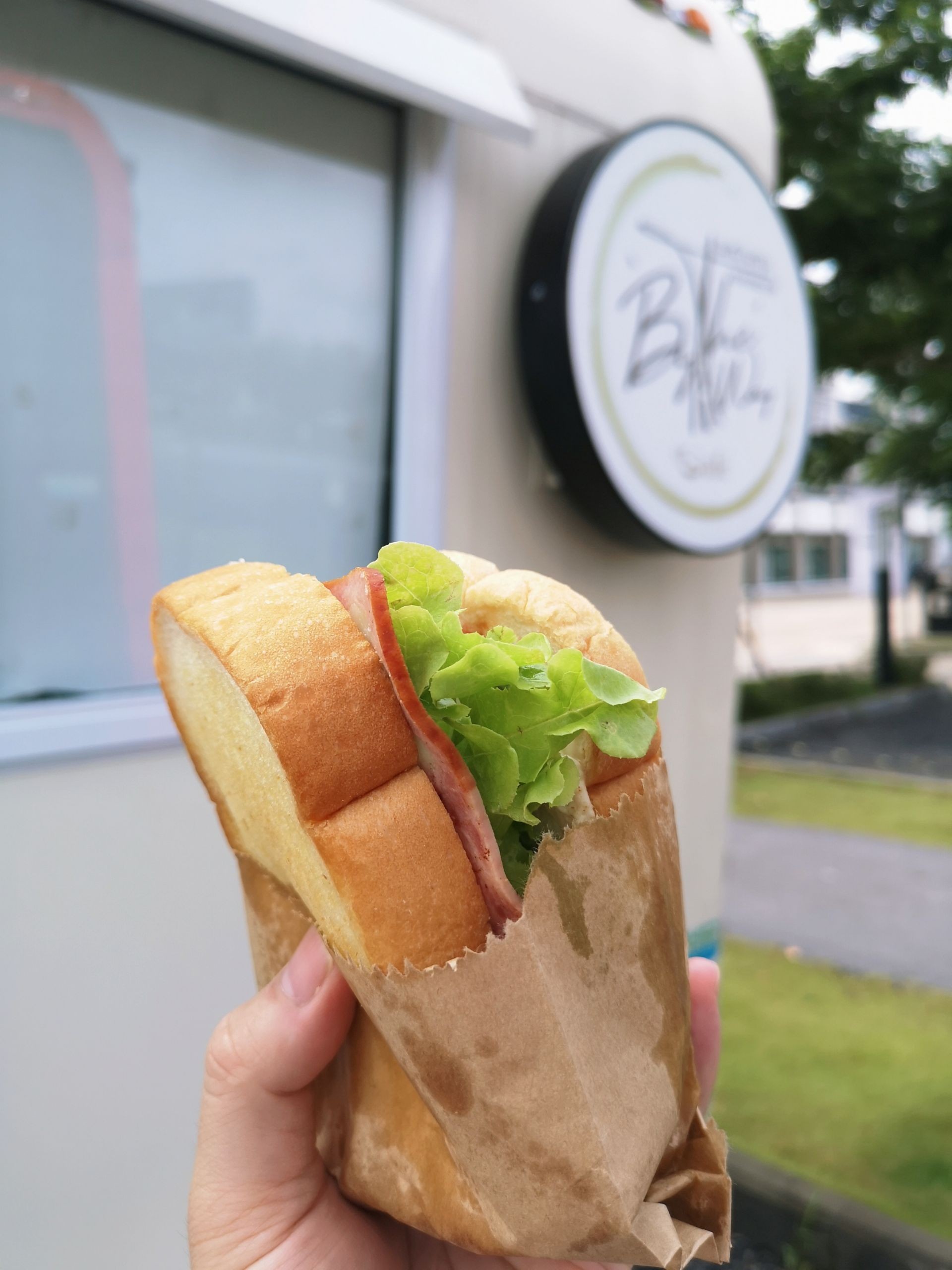 แซนวิชไข่และแฮม ร้าน By The Way cafe บายเดอะเวย์ คาเฟ่ : เครื่องดื่ม ...