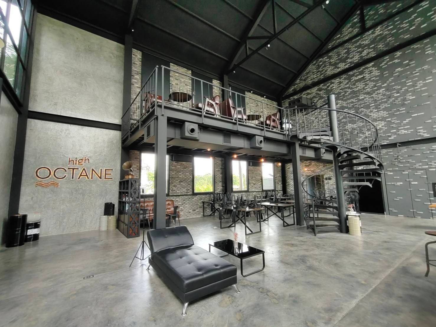 รูป High Octane cafe สาขาหลัก
