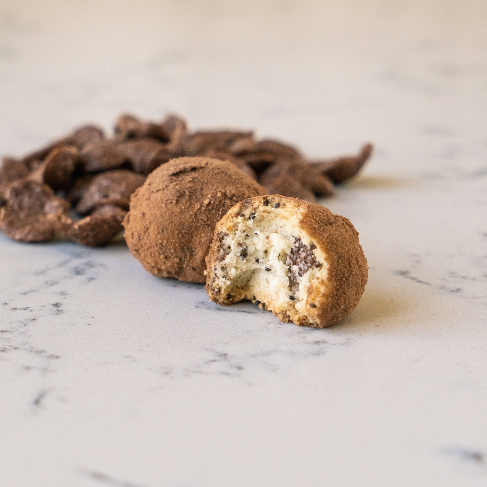 Crunchy Chocolate Malt - Large sized tin • image ร้าน P.s. I Love You ...