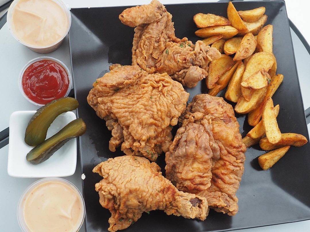 รีวิว Henryfry : fried chicken & housemade food. เจริญกรุง - ไก่ทอดโฮม ...