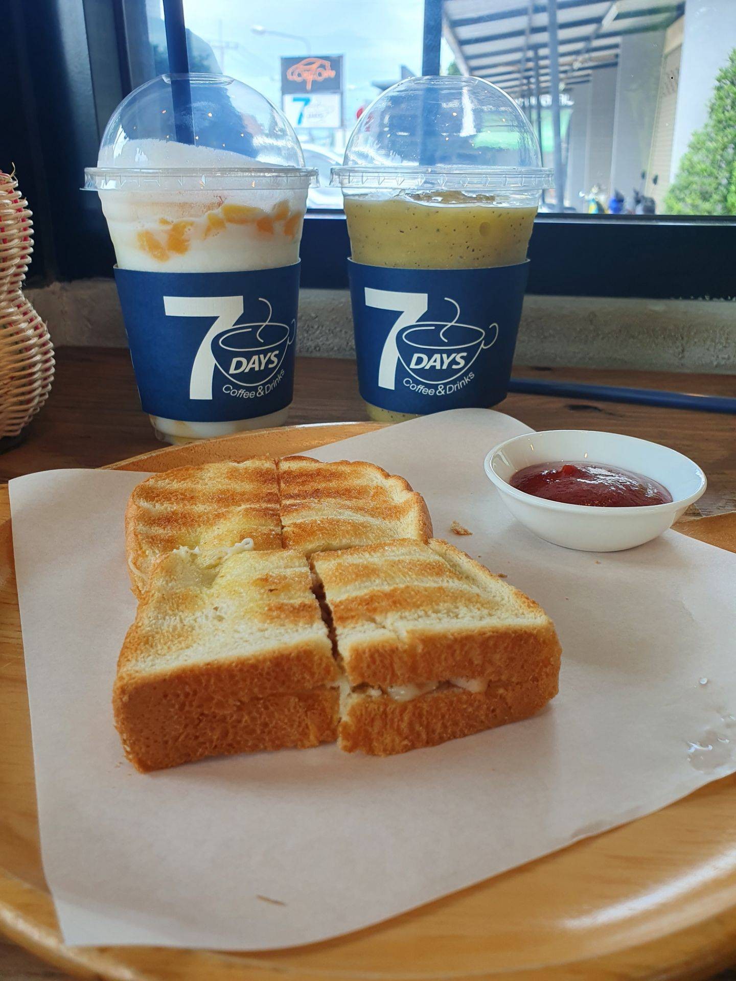 รีวิว 7 Days Coffee & Drinks - ร้านกาแฟที่มี breakfast อุ่นๆ รออยู่ ปัง ...