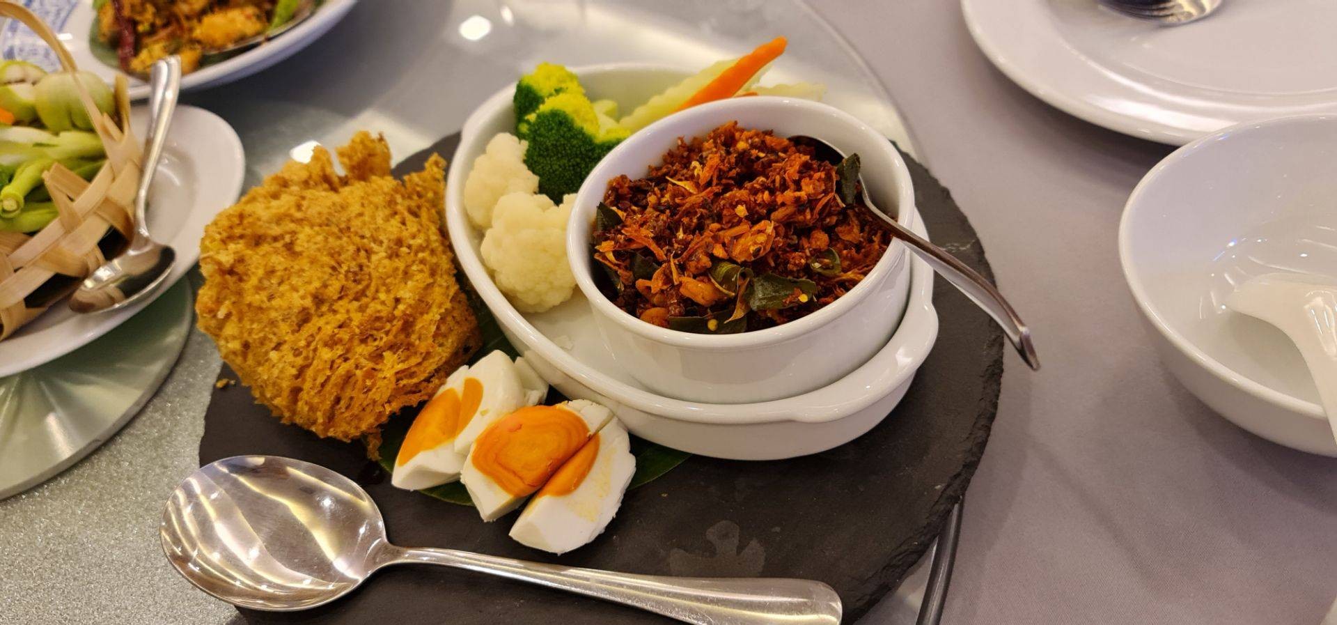 ร้าน The Hi Place Roi-et | รีวิวร้านอาหาร - Wongnai