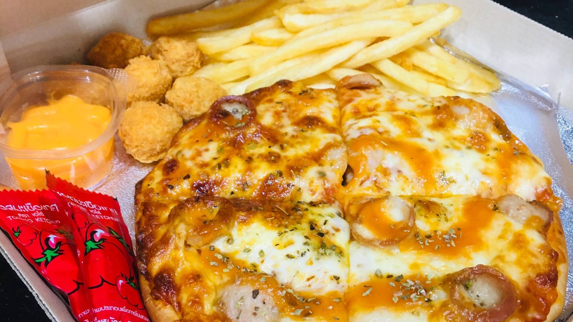 Pizza 888 พกฤษา11 - สั่งอาหารเดลิเวอรี | Wongnai x LINE MAN