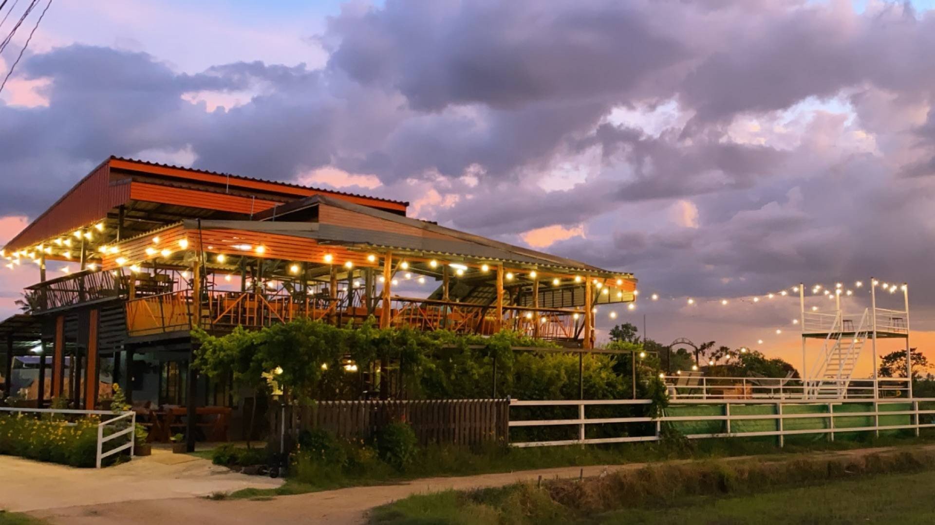 ร้าน ร้านฟินหน้าฟาร์ม Fin@Farm Cafe@Restaurant | รีวิวร้านอาหาร