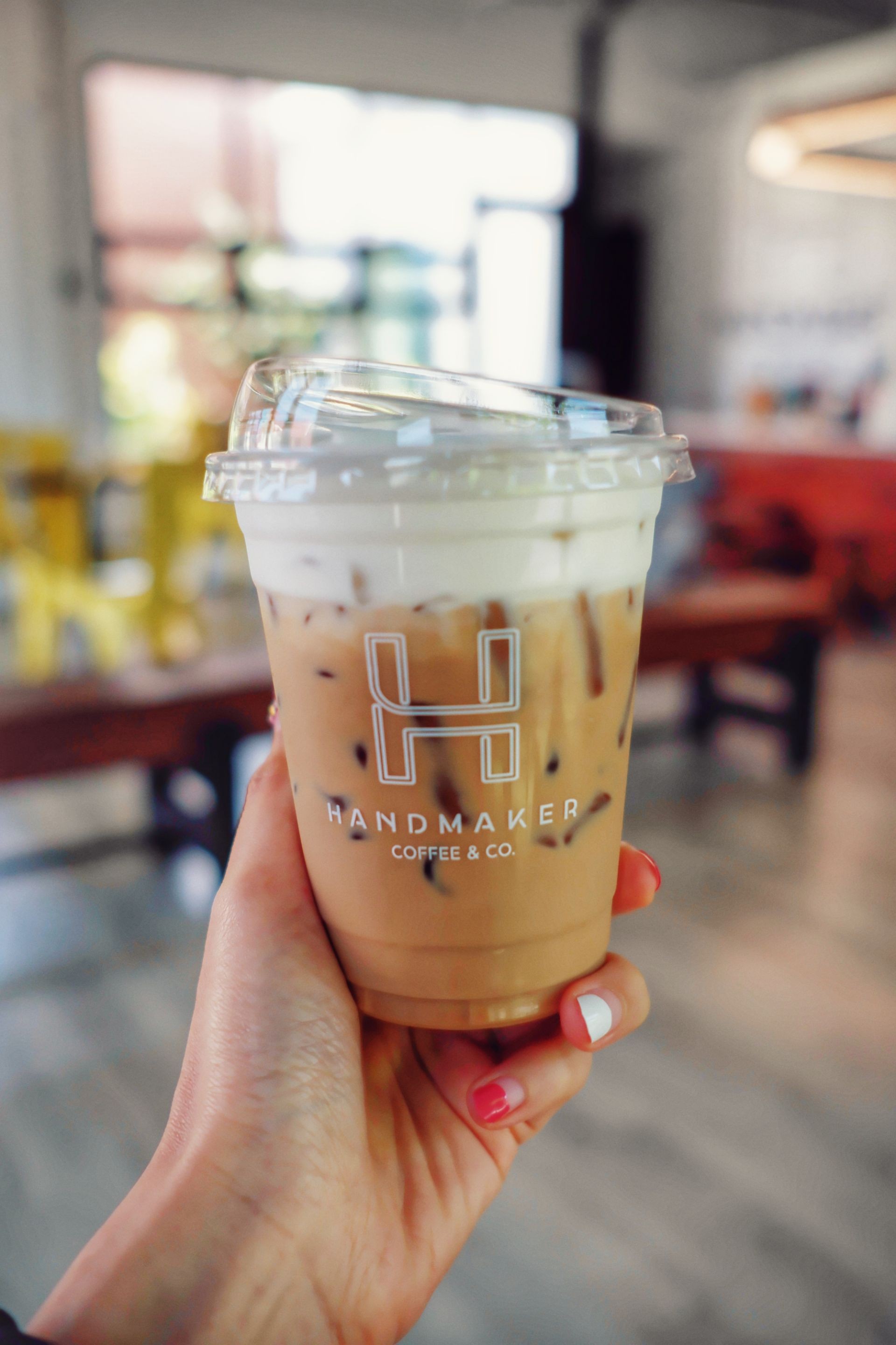 รีวิว Handmaker Coffee & Co. ราชพฤกษ์ - กาแฟดี เก้าอี้นั่งสบาย มีหมาน่ารักๆ - Wongnai