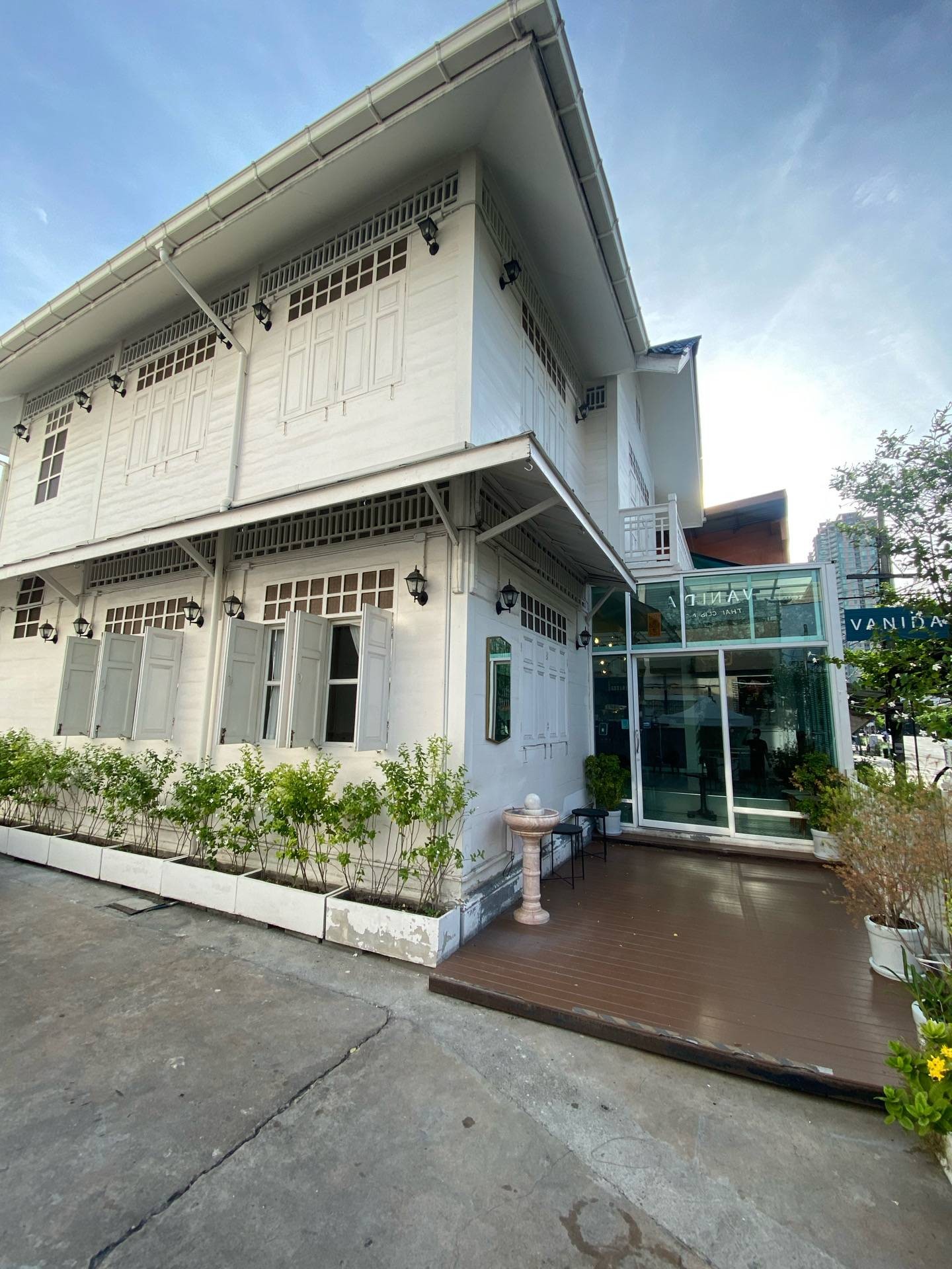 รูป Vanida Bangkok ถนนจันทน์